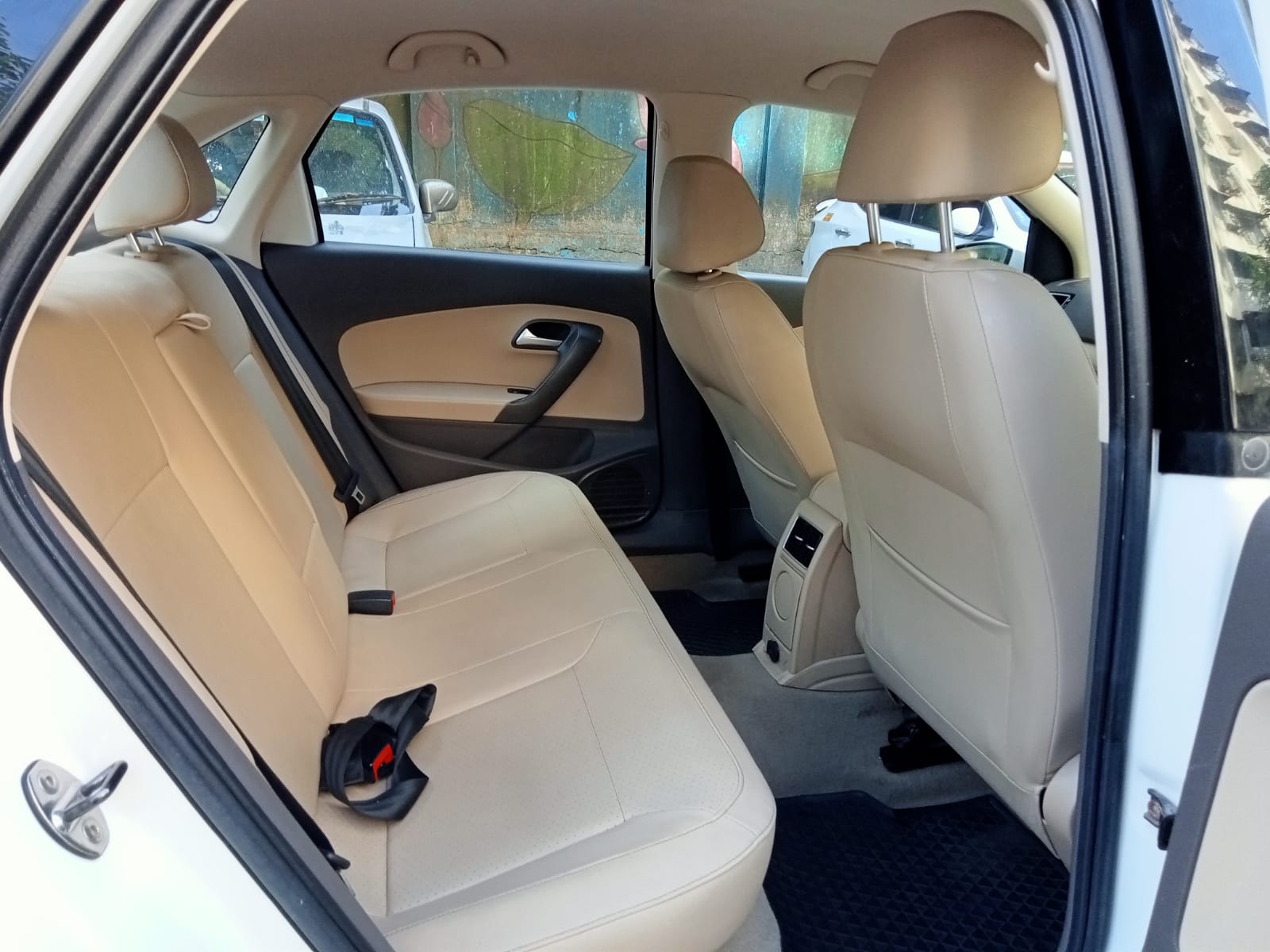 Buy Used Volkswagen Vento 1.6 Highline BSIV of 2020 model @ 5,90,000 ...