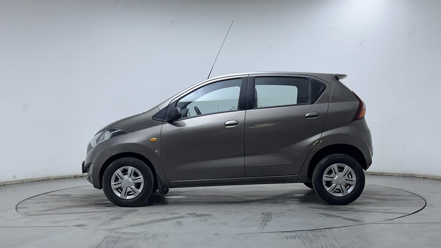 Buy Used Datsun RediGO AMT 1.0 S of 2019 model @ 3,18,000 INR in ...