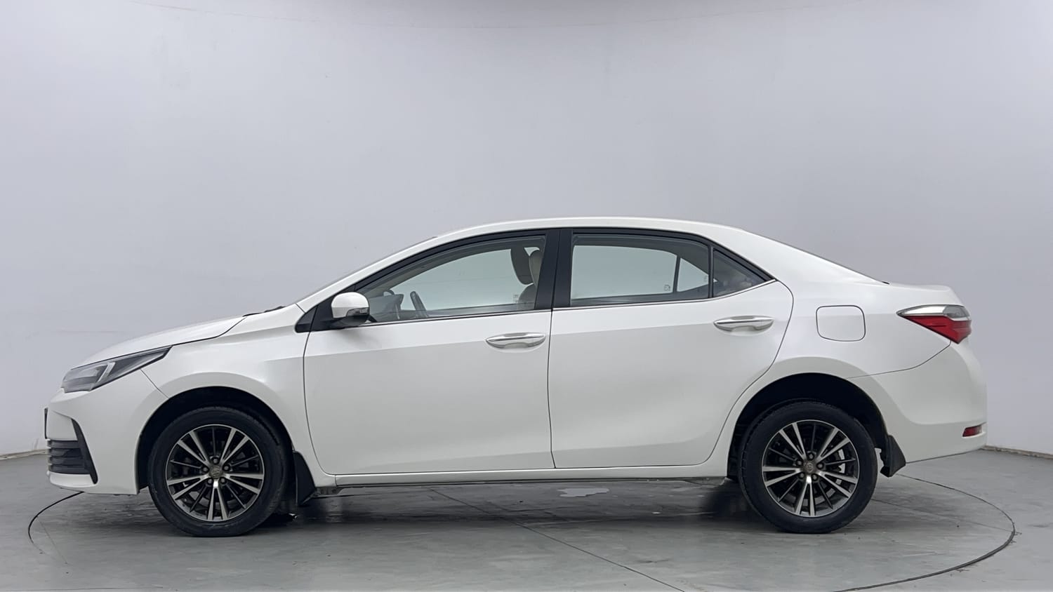 Buy Used Toyota Corolla Altis Petrol LE of 2017 model @ 7,89,000 INR in ...