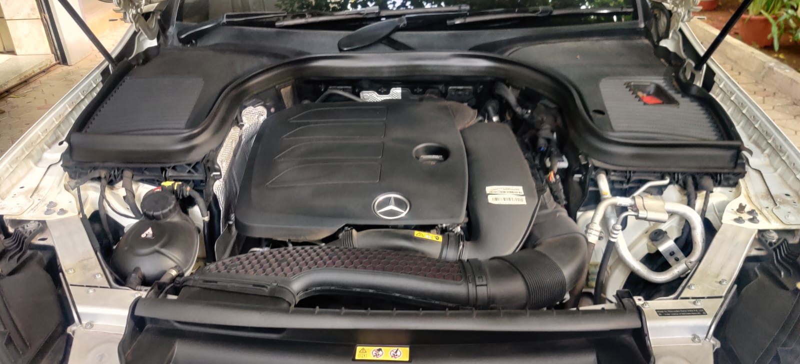 Buy Used Mercedes-Benz GLC 200 of 2022 model @ 48,00,000 INR in Mumbai ...
