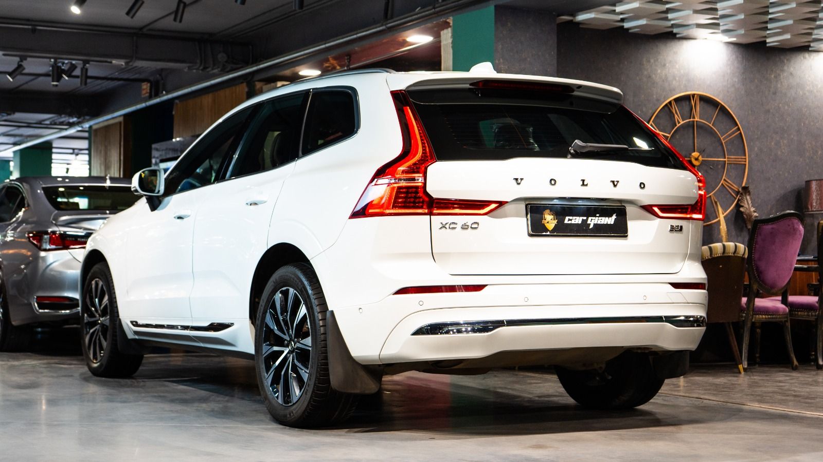 Buy Used Volvo XC60 B5 Ultimate of 2025 model @ 53,50,000 INR in Delhi ...