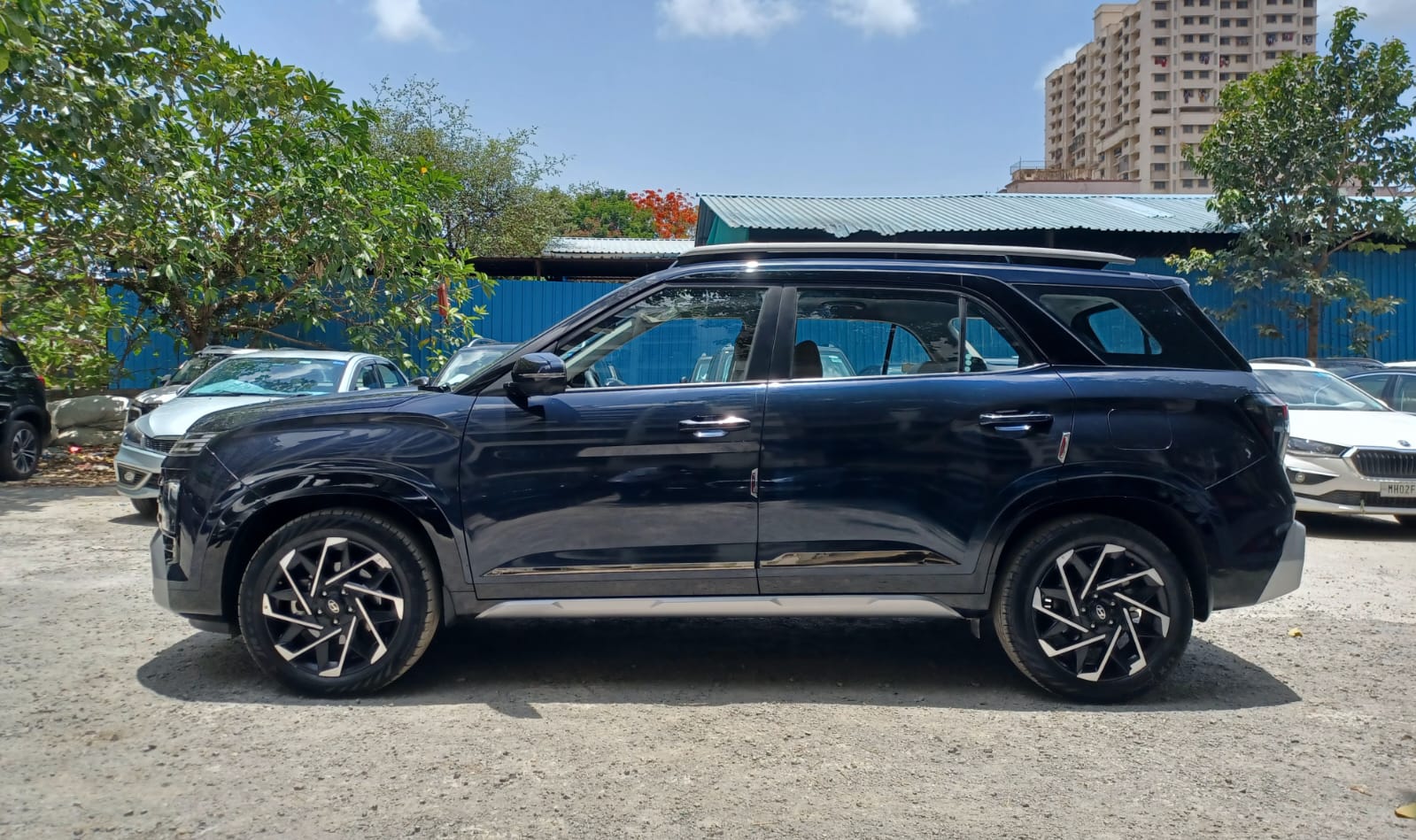 Buy Used Hyundai Alcazar Signature DCT of 2025 model @ 19,00,000 INR in ...