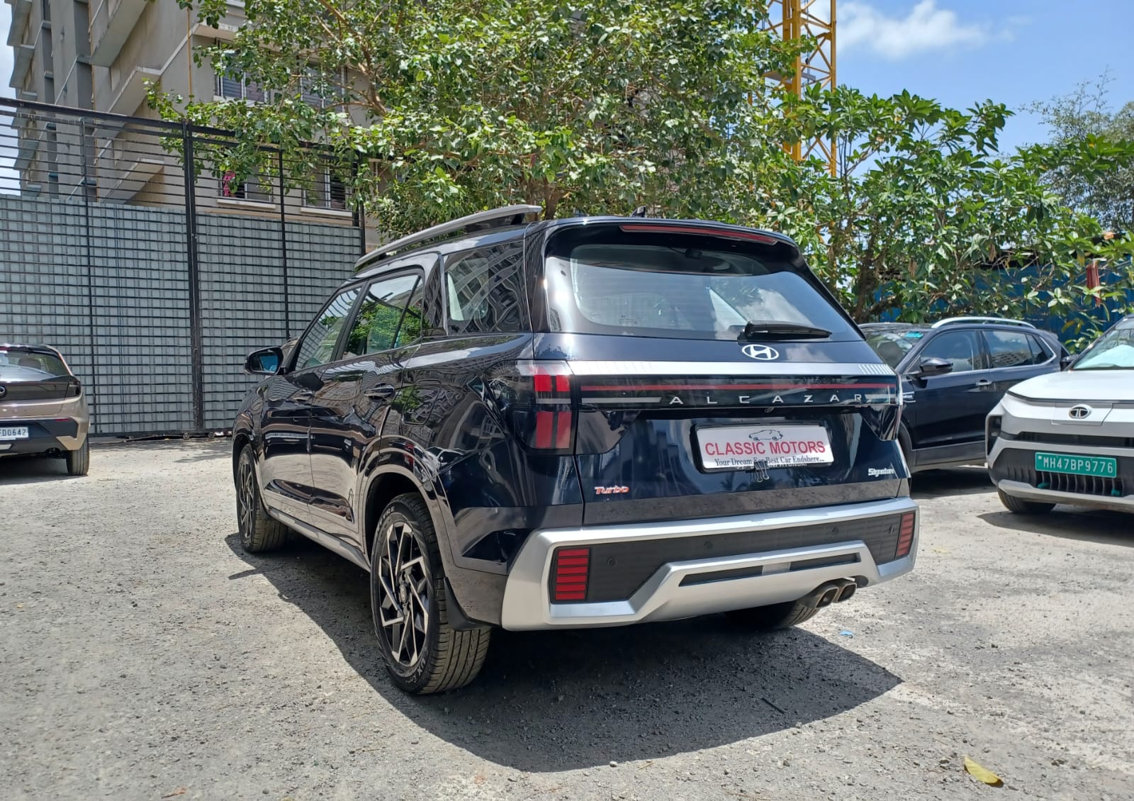 Buy Used Hyundai Alcazar Signature DCT of 2025 model @ 19,00,000 INR in ...
