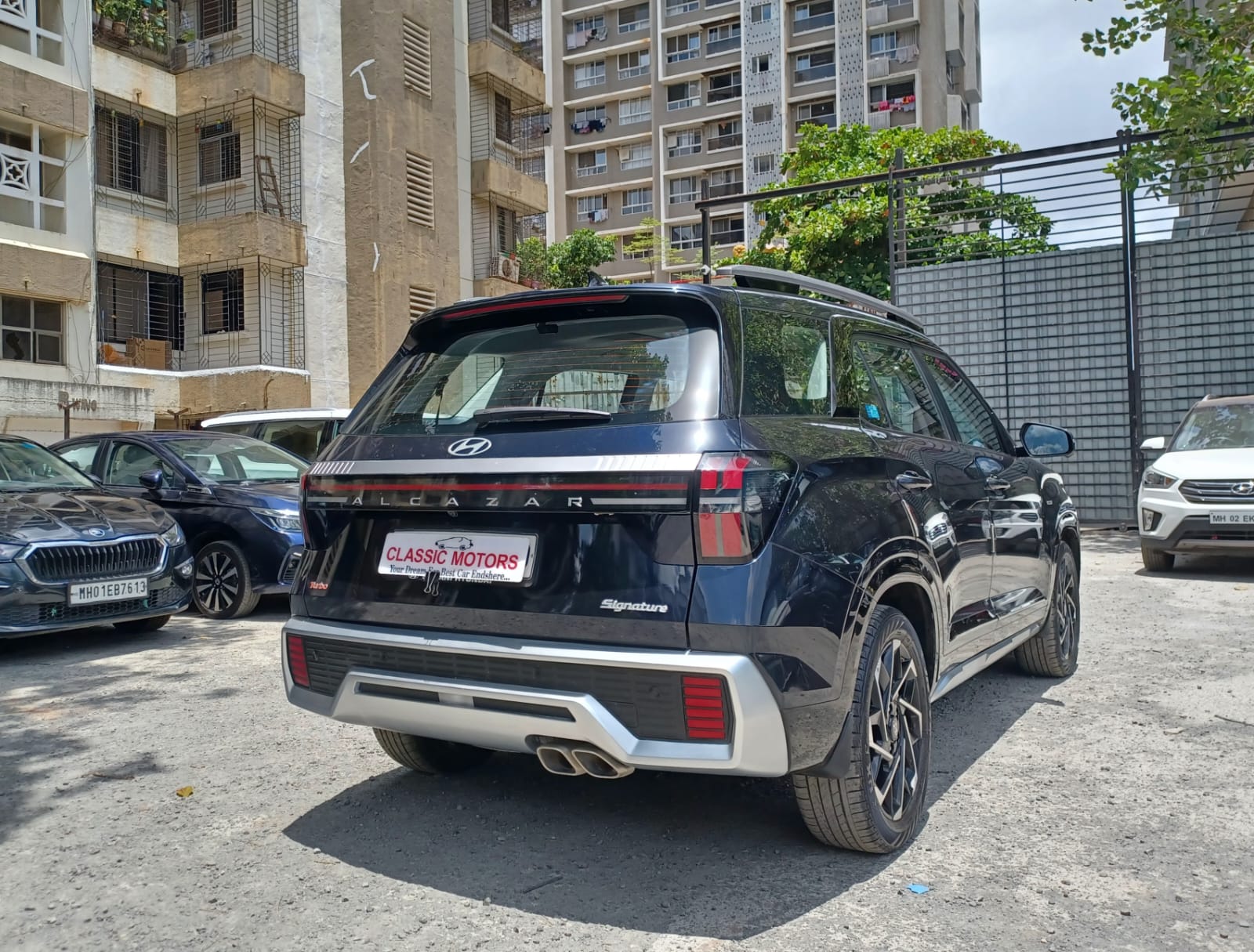 Buy Used Hyundai Alcazar Signature DCT of 2025 model @ 19,00,000 INR in ...