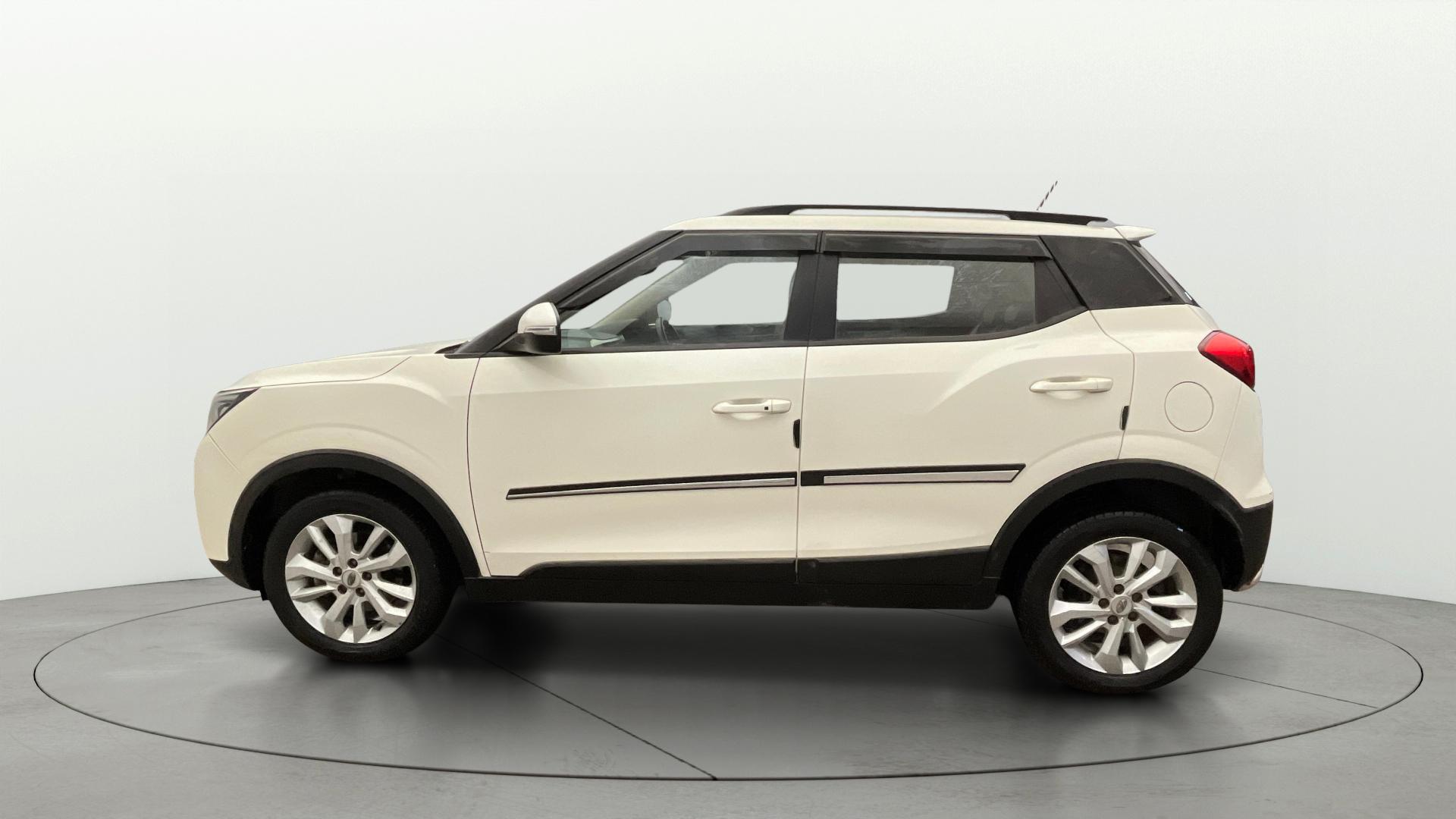 Buy Used Mahindra XUV300 W8 BSVI of 2021 model @ 5,80,000 INR in ...