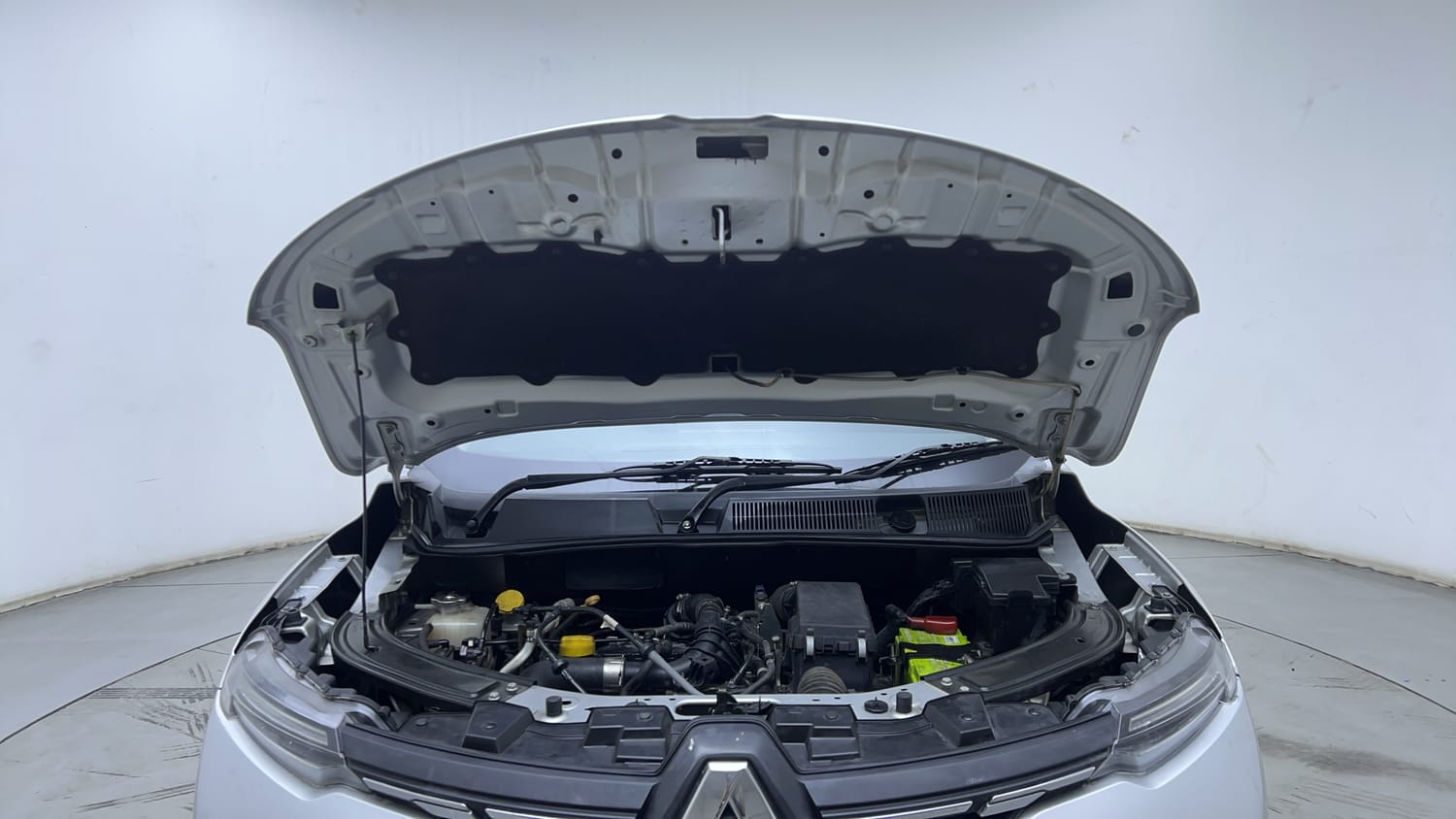 Buy Used Renault Kiger Techno Turbo CVT of 2021 model @ 5,56,000 INR in ...