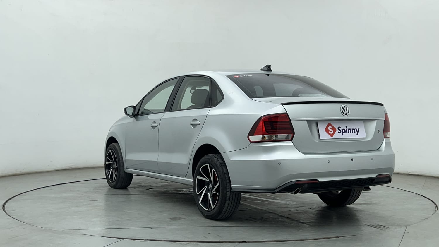 Buy Used Volkswagen Vento 1.2 TSI Highline BSIV of 2017 model @ 5 ...