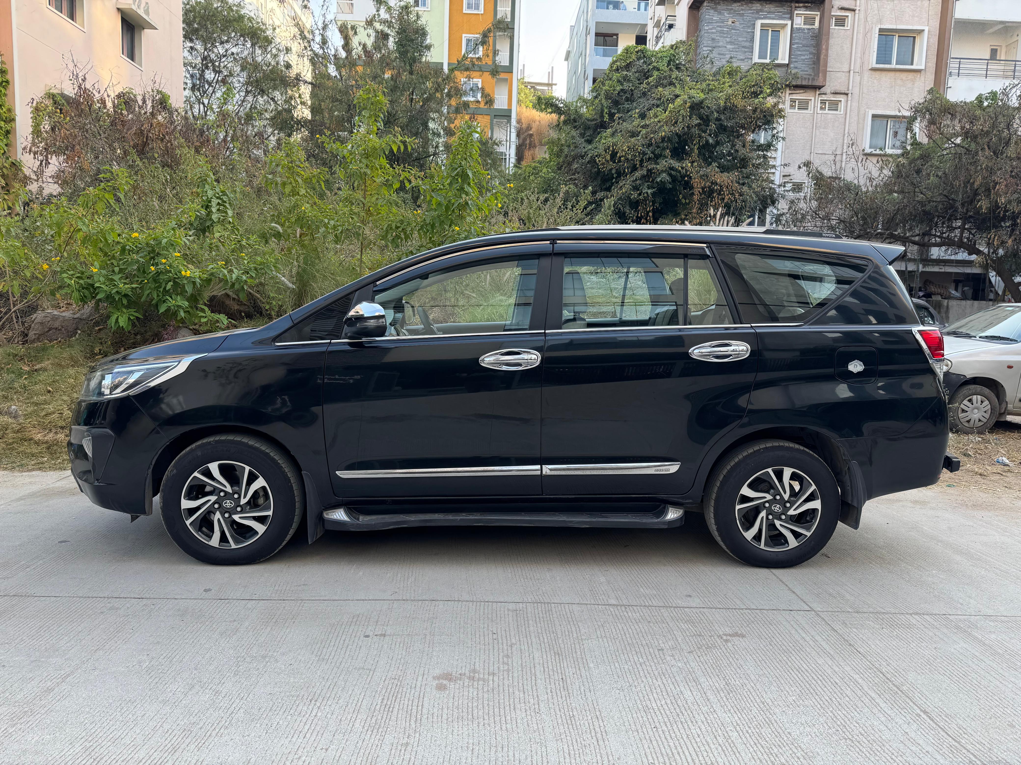 Buy Used Toyota Innova Crysta 2.4 GX 7 STR AT of 2021 model @ 22,50,000 ...
