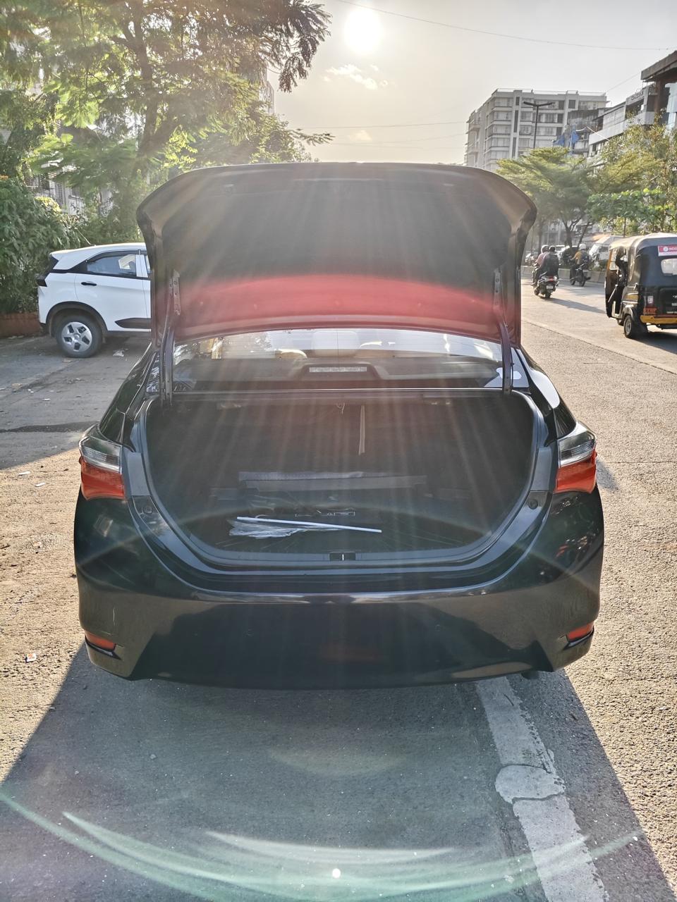 Buy Used Toyota Corolla Altis 1.8 VL CVT of 2019 model @ 10,75,000 INR ...