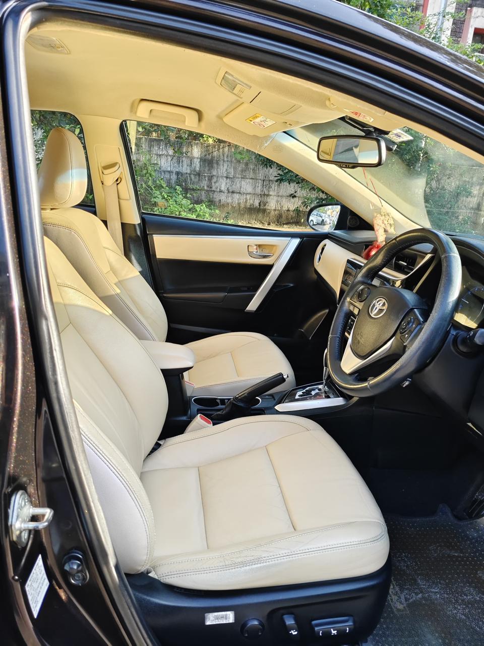 Buy Used Toyota Corolla Altis 1.8 VL CVT of 2019 model @ 10,75,000 INR ...