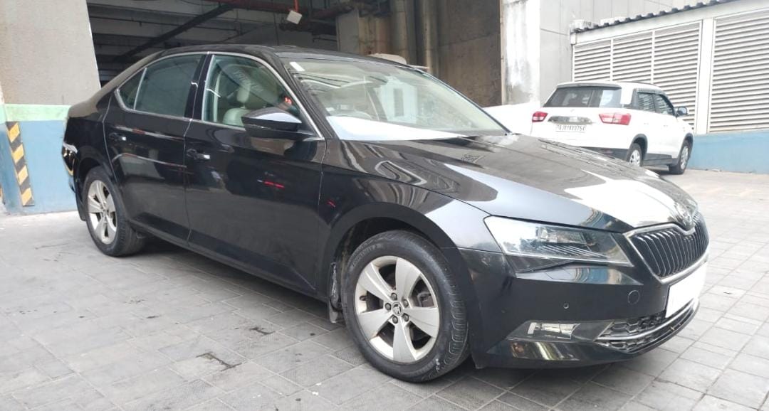 Buy Used Skoda Superb Style 1.8 TSI AT of 2017 model @ 11,45,000 INR in ...