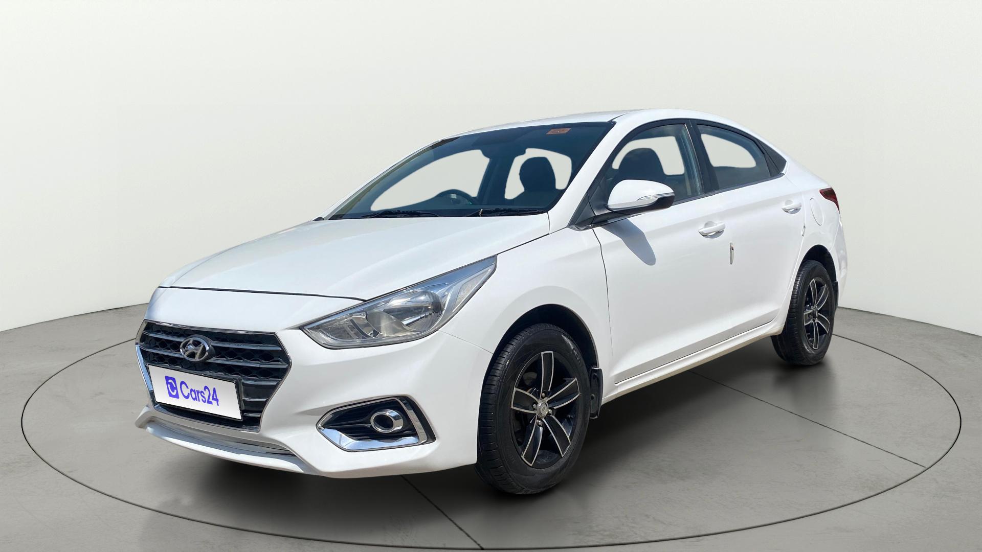 Buy Used Hyundai Verna CRDi 1.6 EX of 2018 model @ 6,88,747 INR in ...