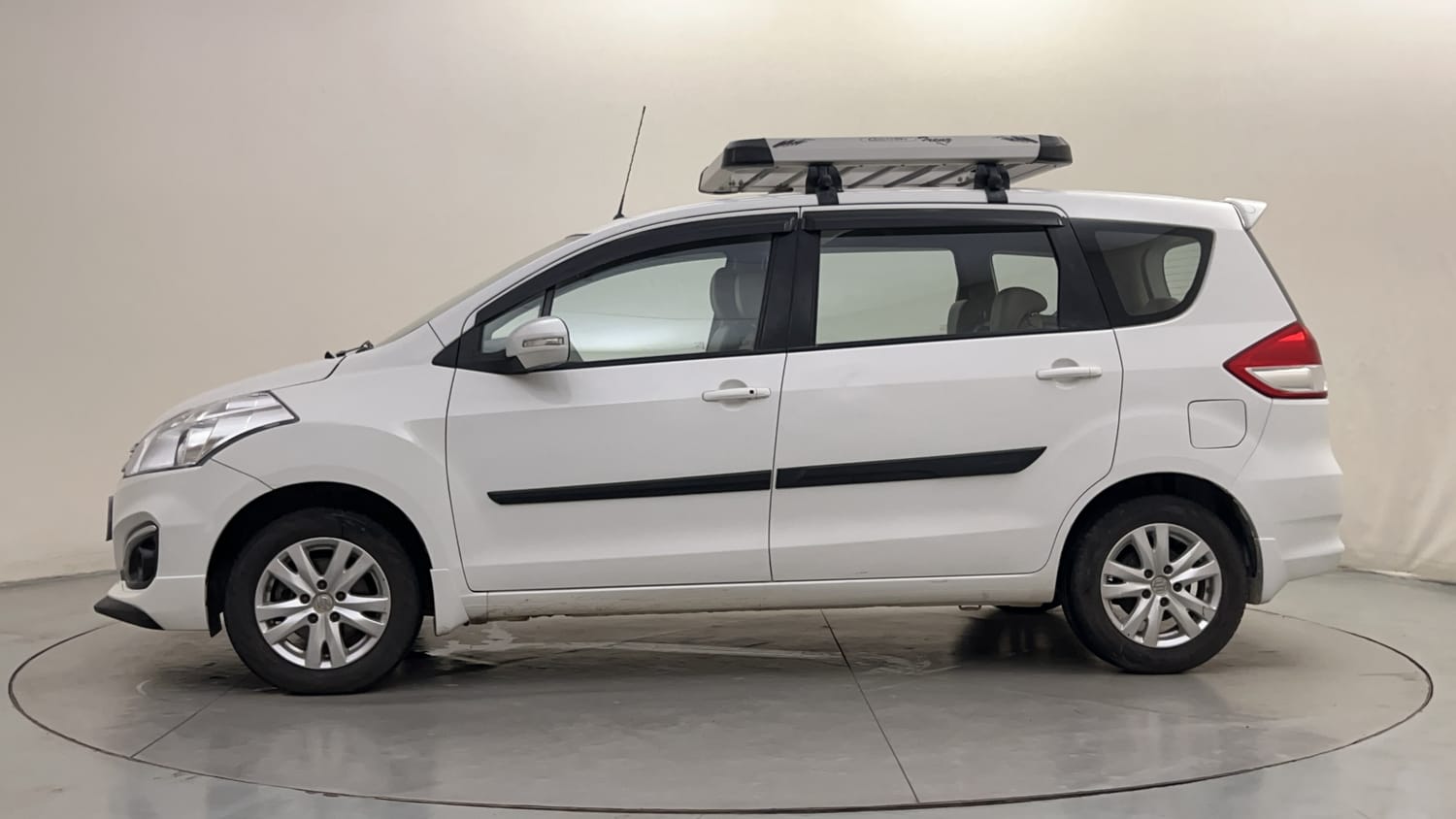 Buy Used Maruti Ertiga SHVS ZDI of 2018 model @ 9,16,000 INR in ...