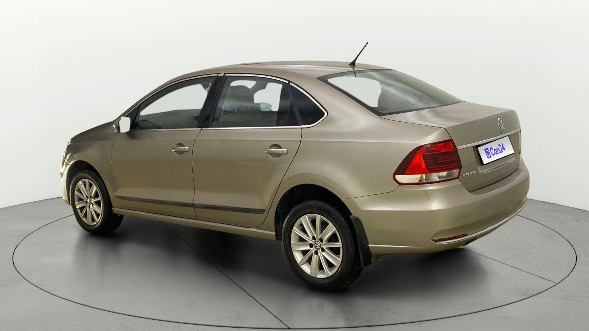 Buy Used Volkswagen Vento Petrol Highline AT of 2016 model @ 4,16,230 ...