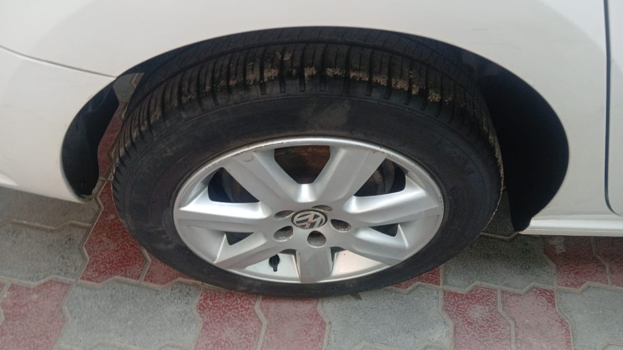 Buy Used Volkswagen Vento Petrol Highline of 2010 model @ 3,45,000 INR ...