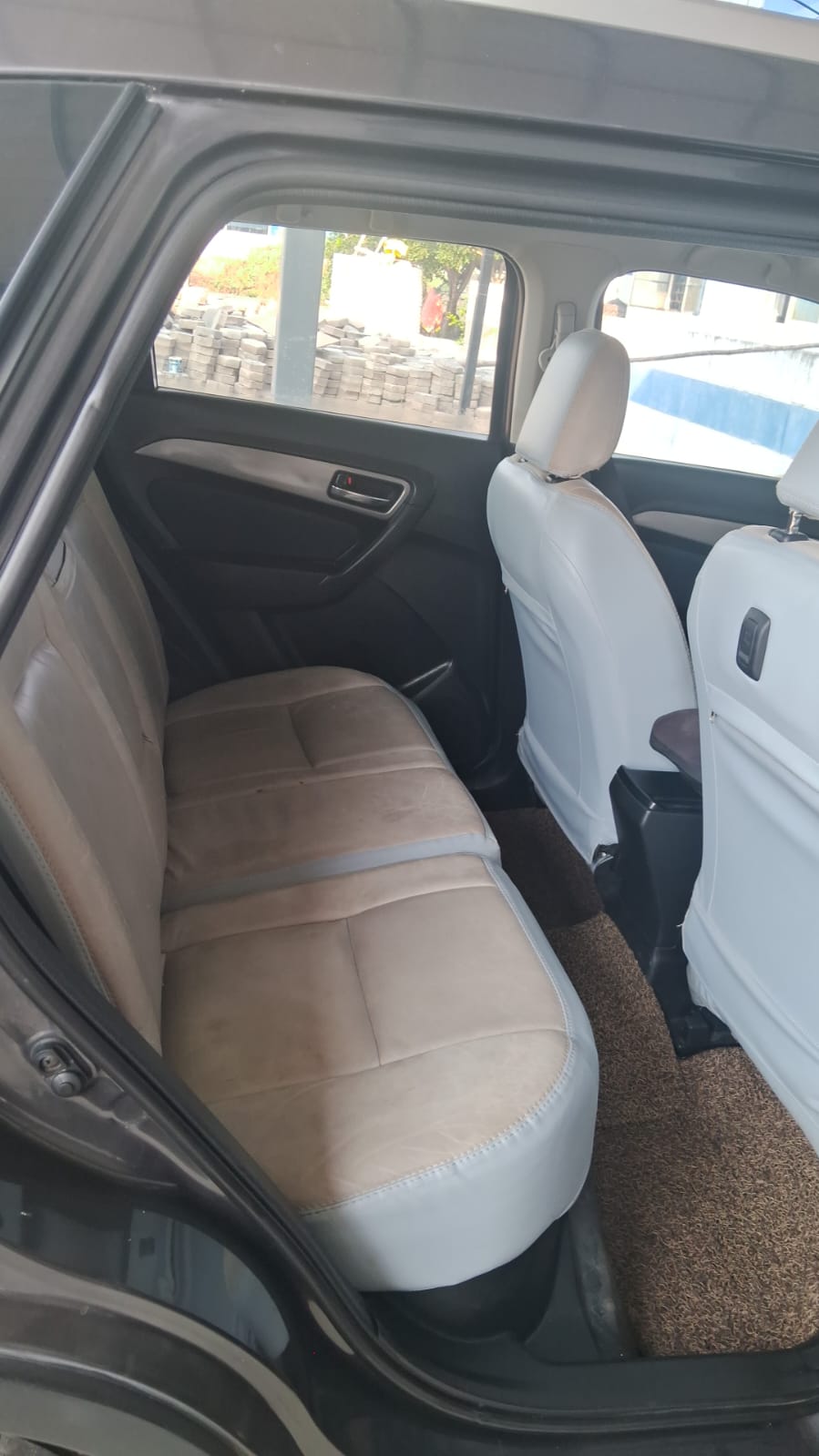 Buy Used Maruti Vitara Brezza ZDi AMT of 2019 model @ 7,75,000 INR in ...