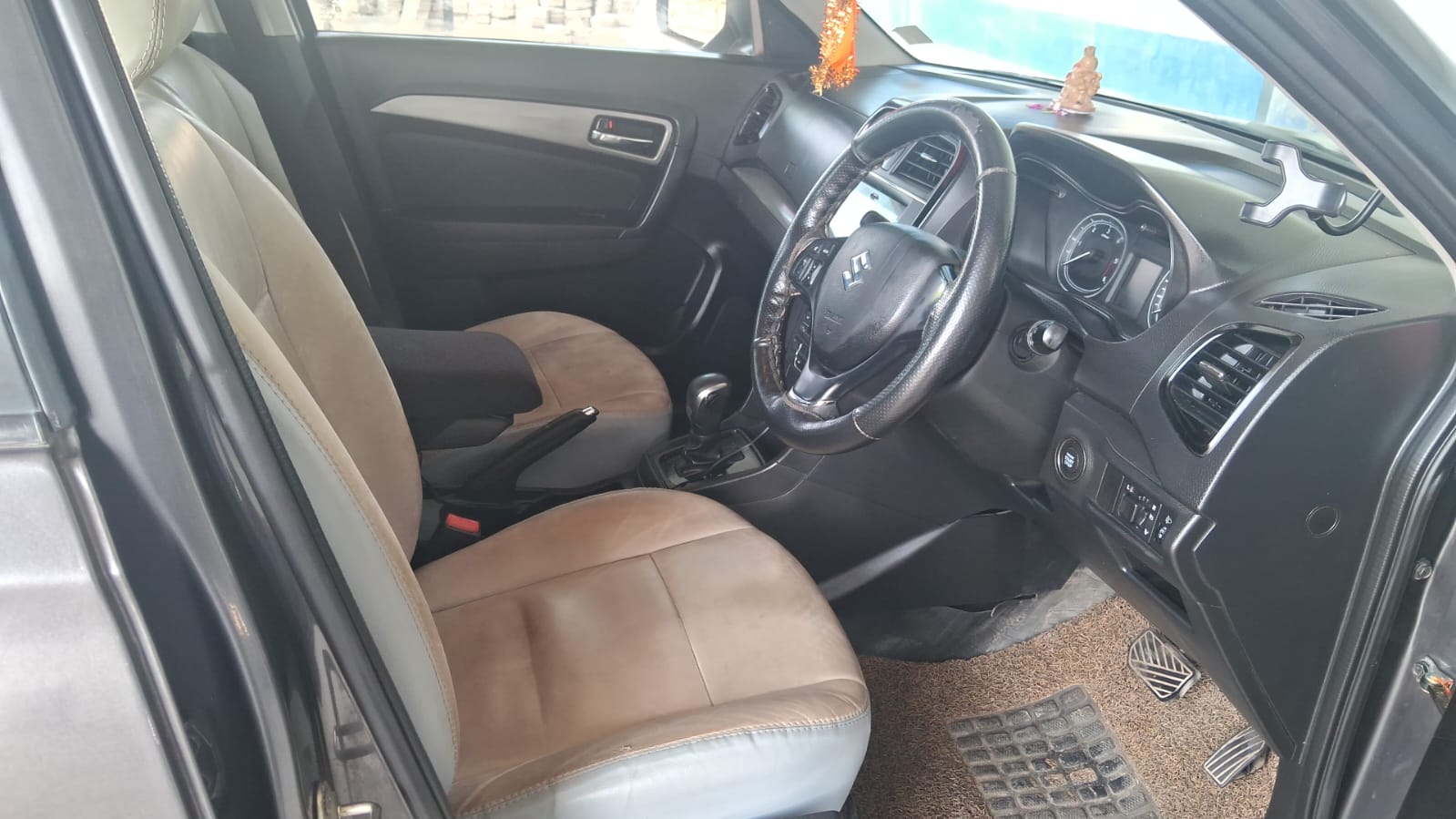 Buy Used Maruti Vitara Brezza ZDi AMT of 2019 model @ 7,75,000 INR in ...