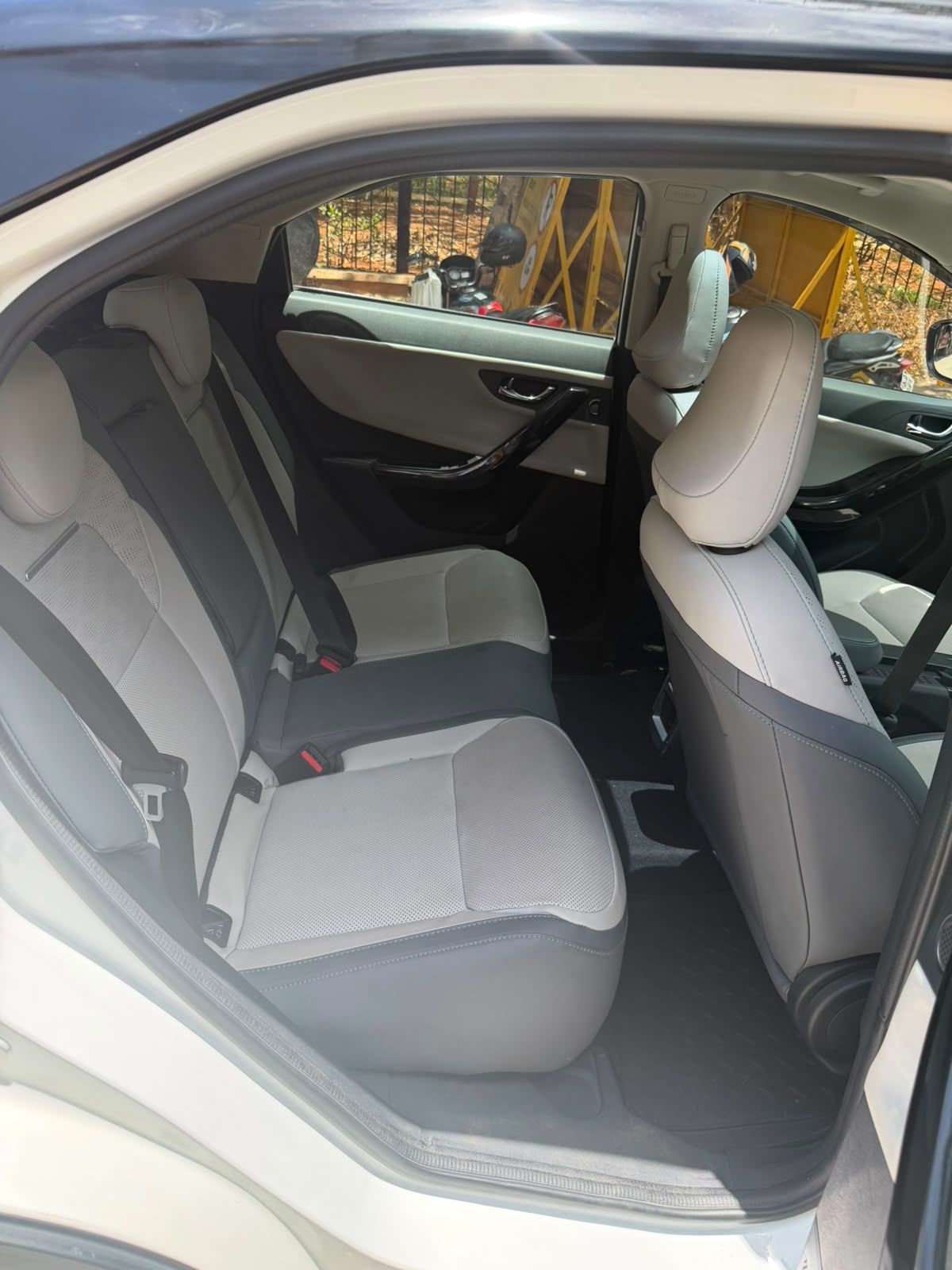 Buy Used Tata Nexon EV Empowered Plus LR of 2024 model @ 13,75,000 INR ...