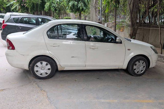 Used 2012 Ford Fiesta Petrol Manual in New Delhi at ₹2 Lakh - CarDekho