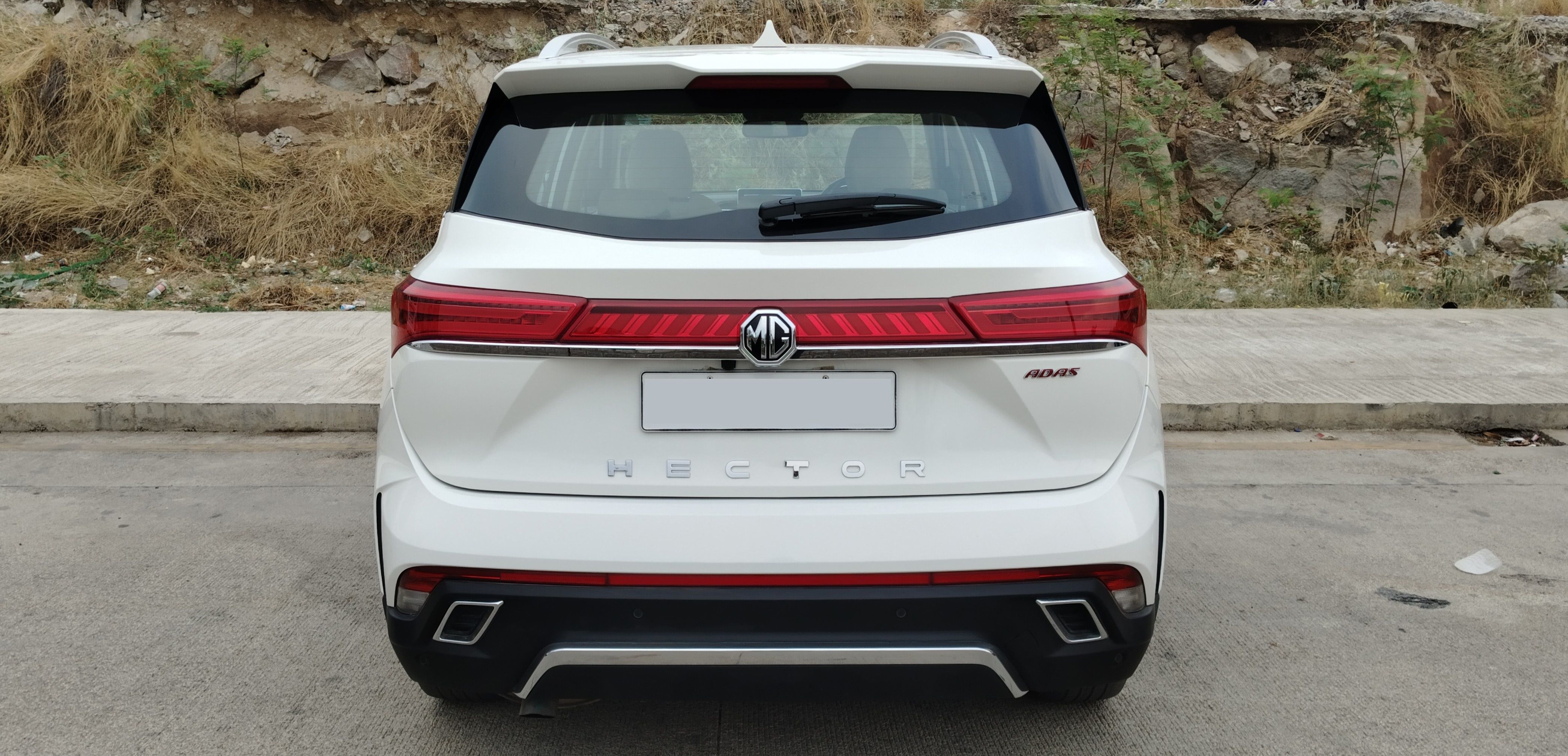 Buy Used MG Hector Savvy Pro CVT 2023-2025 of 2023 model @ 18,90,000 ...