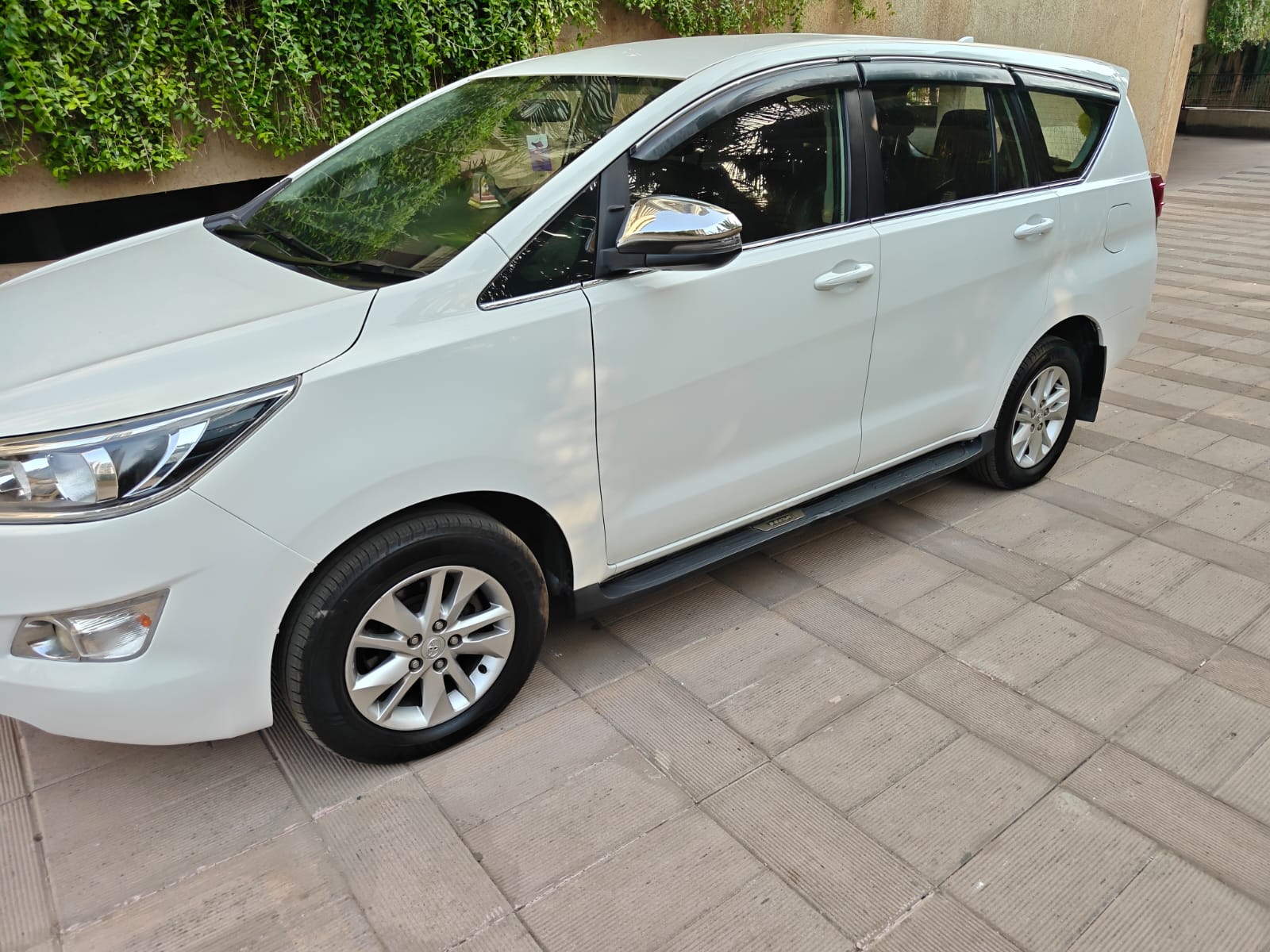 Buy Used Toyota Innova Crysta 2.4 GX 7 STR AT of 2020 model @ 18,90,000 ...