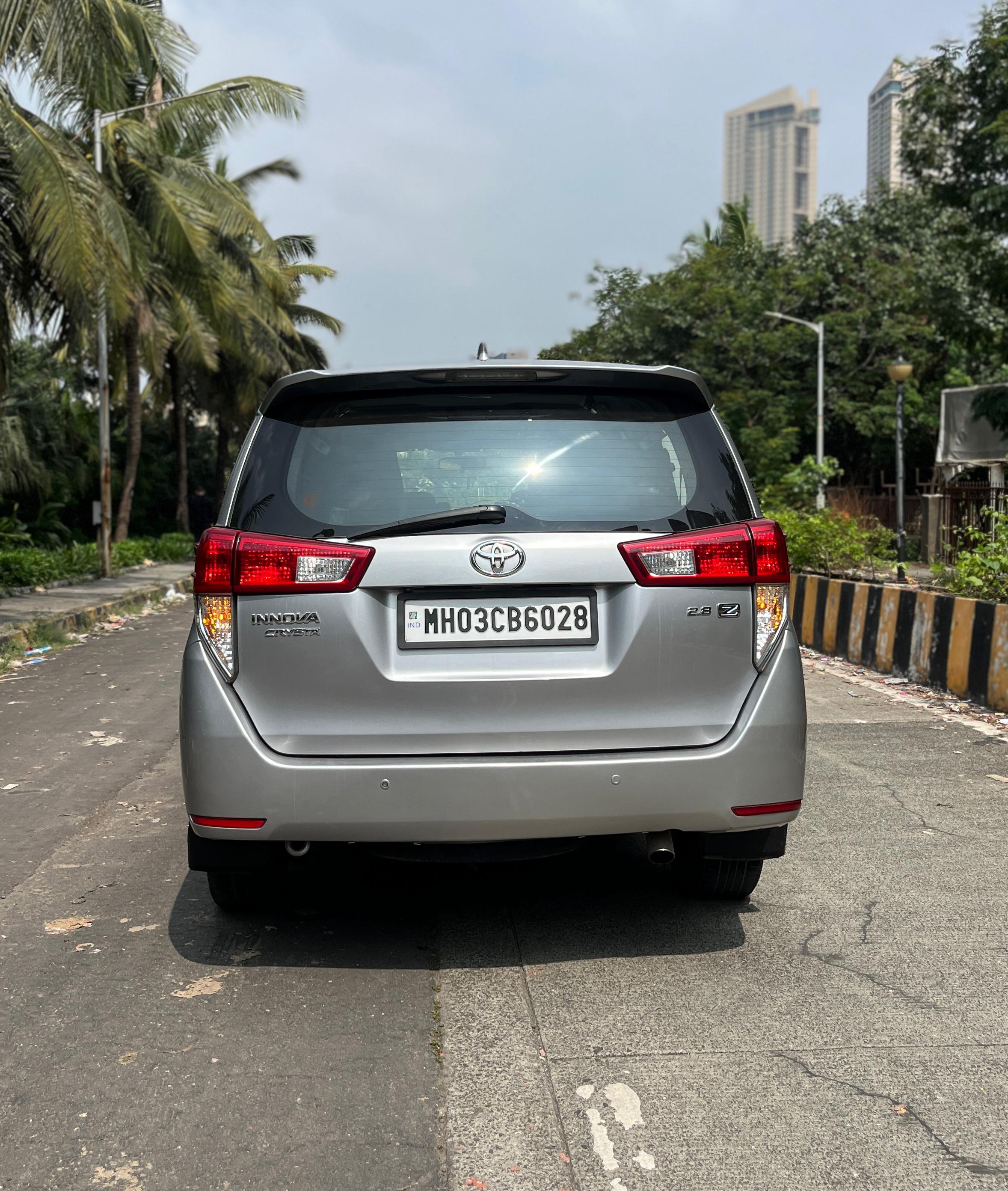 Buy Used Toyota Innova Crysta 2.8 ZX AT BSIV of 2016 model @ 15,75,000 ...