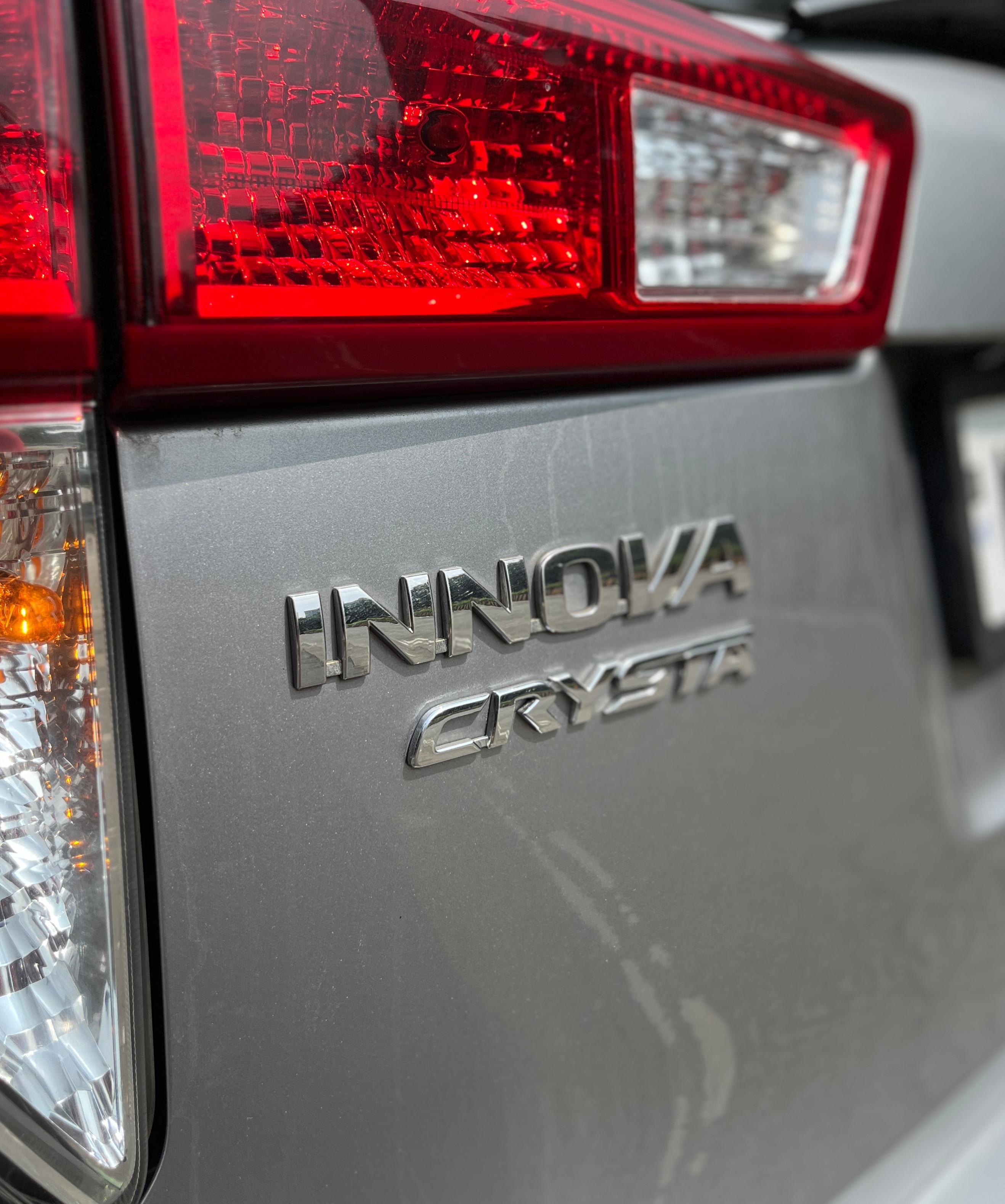 Buy Used Toyota Innova Crysta 2.8 ZX AT BSIV of 2016 model @ 15,75,000 ...