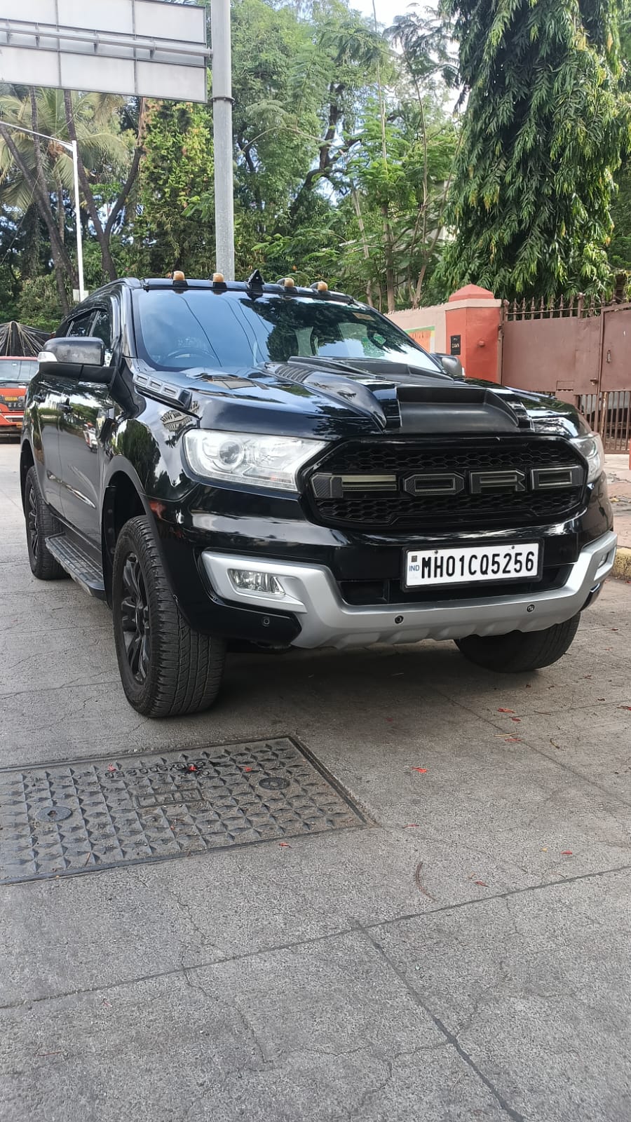 Buy Used Ford Endeavour 3.2 Titanium AT 4X4 of 2017 model @ 21,75,000 ...