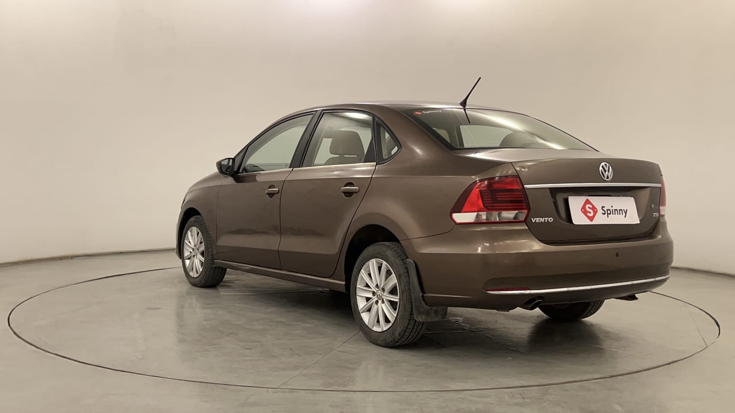 Buy Used Volkswagen Vento 1.0 TSI Highline Plus AT of 2015 model @ 3 ...