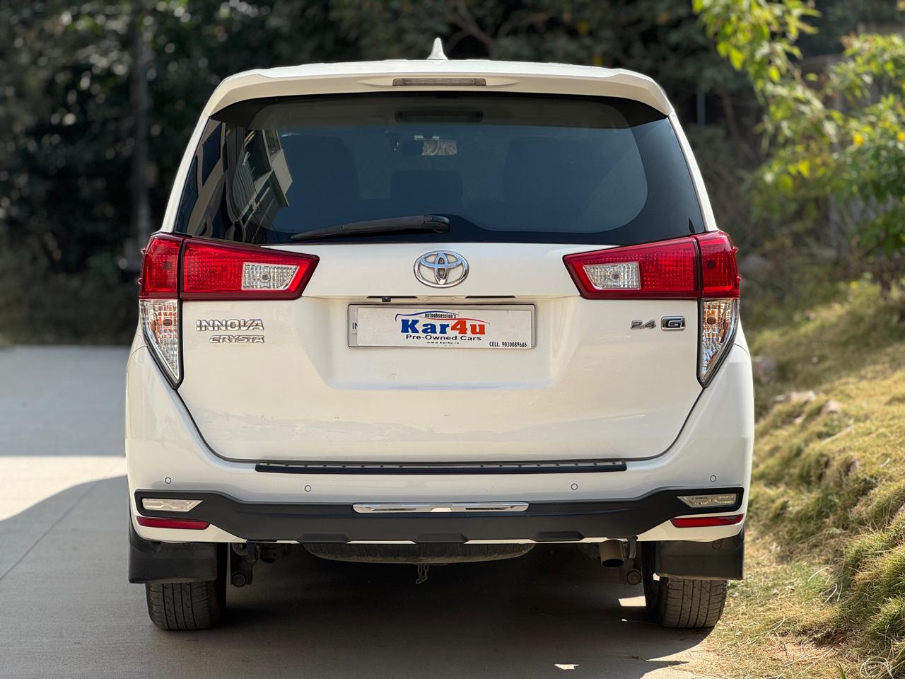 Buy Used Toyota Innova Crysta 2.4 GX 8 STR AT of 2021 model @ 23,50,000 ...