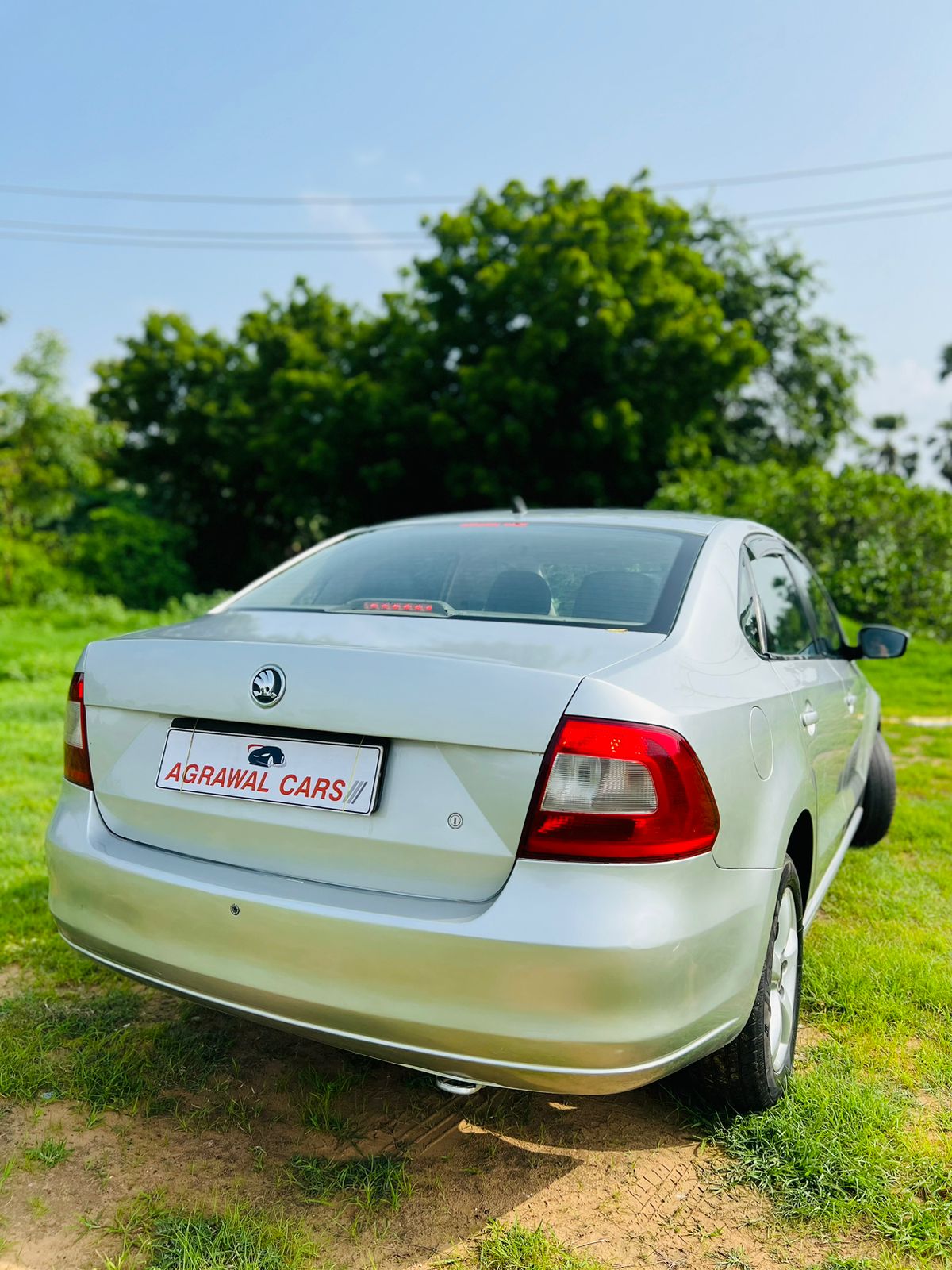 Buy Used Skoda Rapid 1.6 TDI Elegance of 2013 model @ 4,50,000 INR in ...