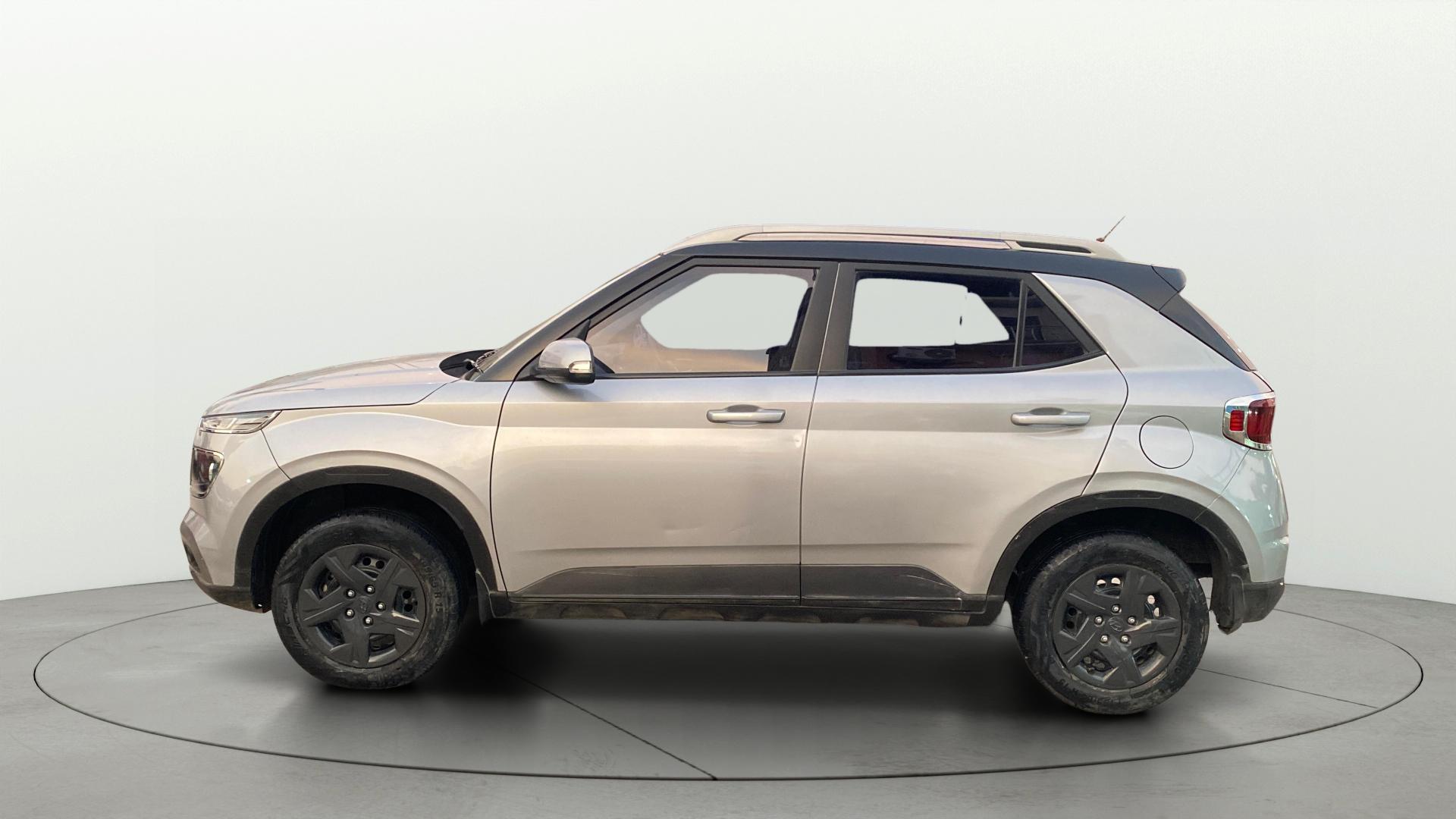 Buy Used Hyundai Venue S Plus of 2021 model @ 5,60,000 INR in Patna ...