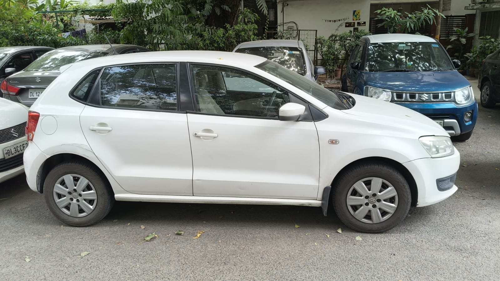 Buy Used Volkswagen Polo Petrol Comfortline 1.2L of 2012 model @ 2 ...