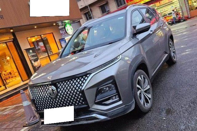 Used 2024 MG Hector Plus Less Driven Petrol Automatic in Pune at ₹19.50 ...