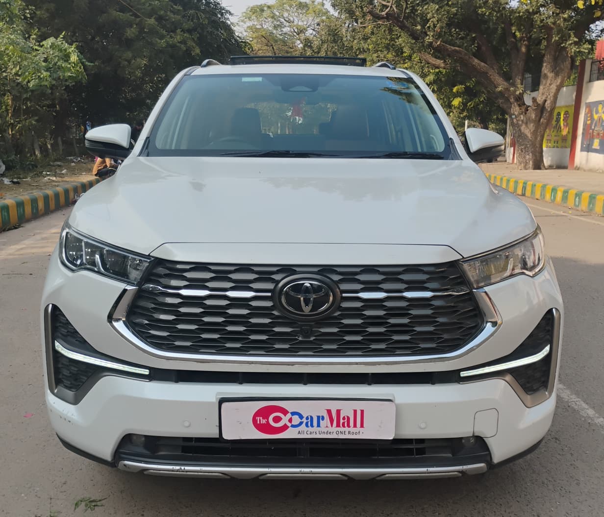 Buy Used Toyota Innova Hycross ZX Hybrid of 2024 model @ 32,50,000 INR ...