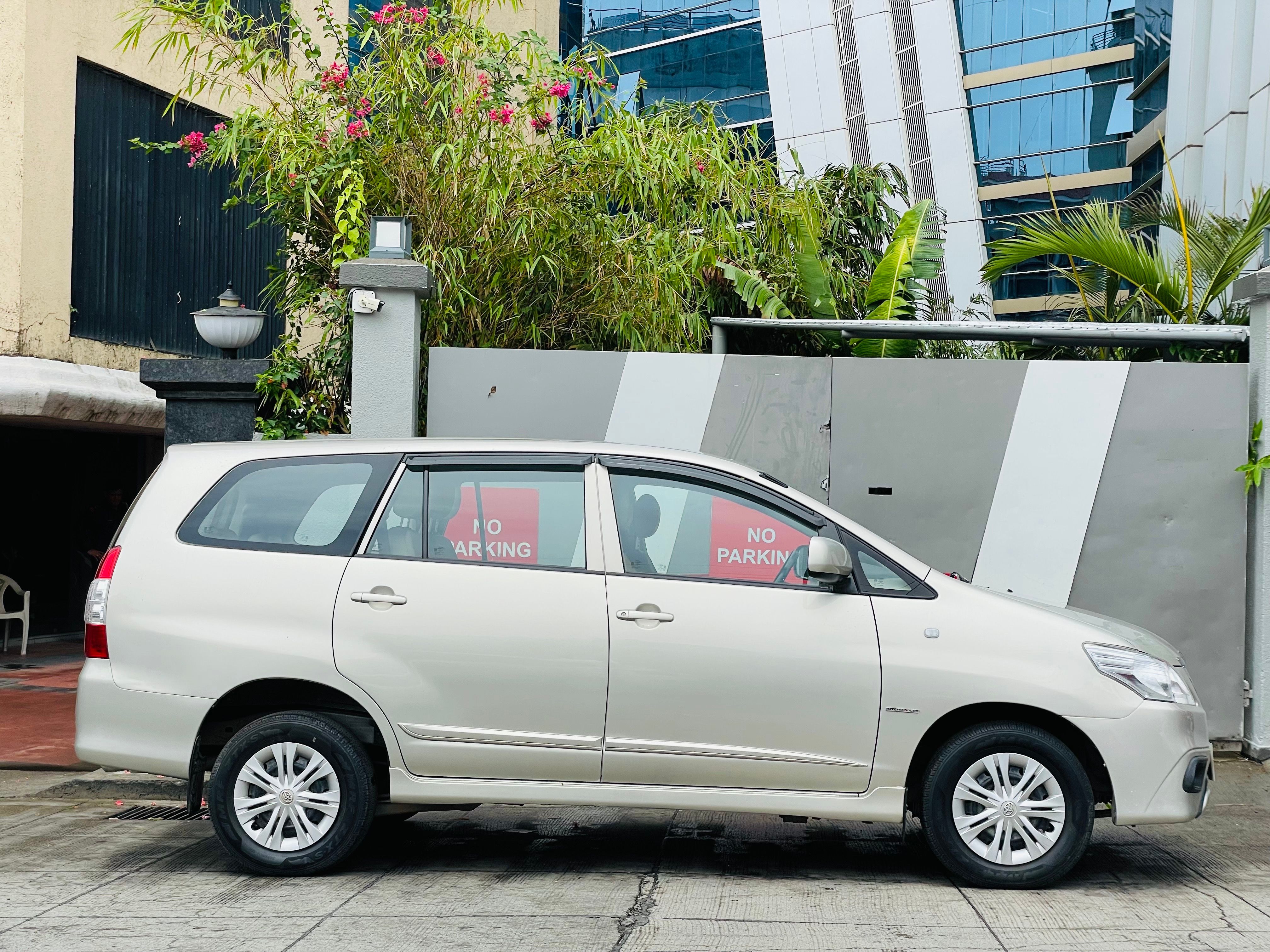 Buy Used Toyota Innova 2.5 G Diesel 7 Seater BS IV of 2016 model @ 8 ...