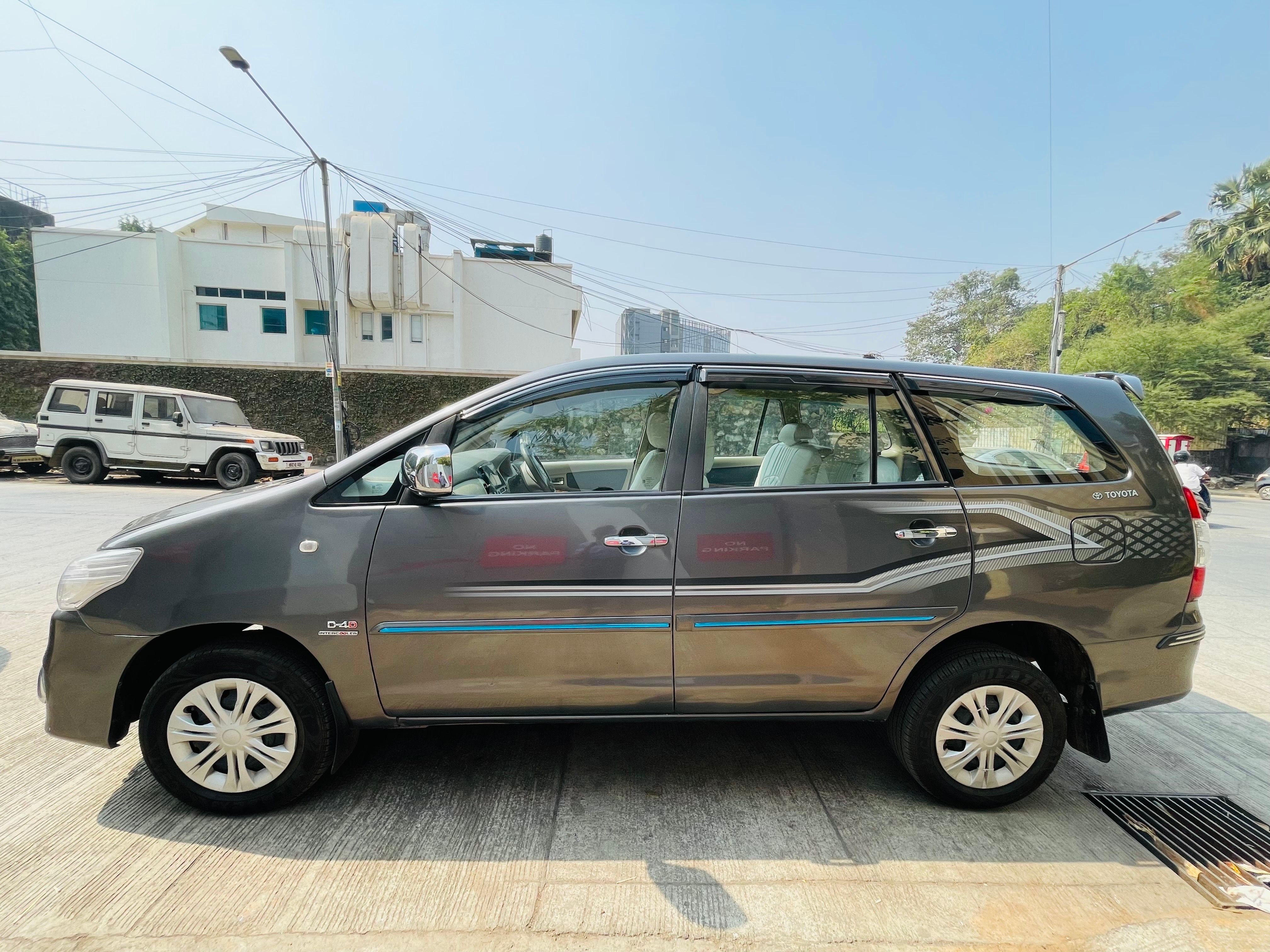Buy Used Toyota Innova 2.5 G Diesel 8 Seater BS III of 2011 model @ 4 ...