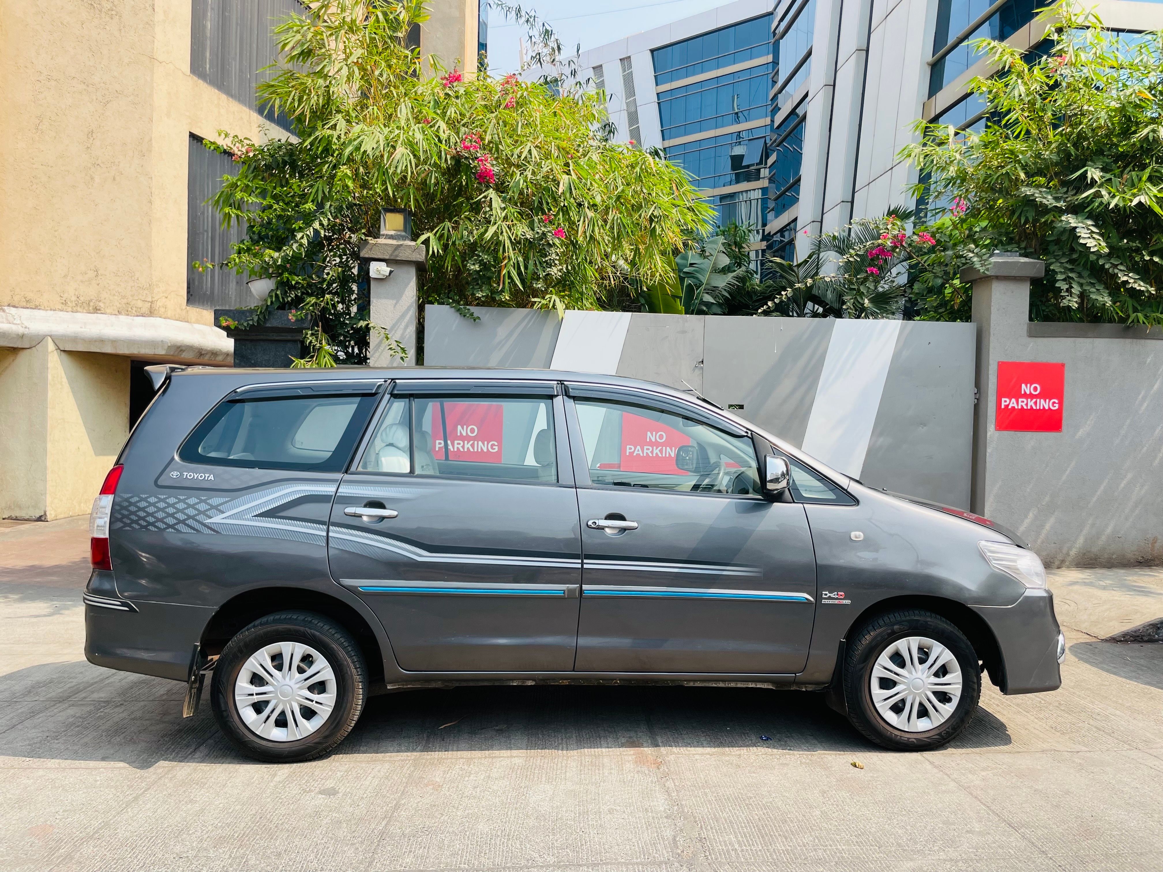 Buy Used Toyota Innova 2.5 G Diesel 8 Seater BS III of 2011 model @ 4 ...