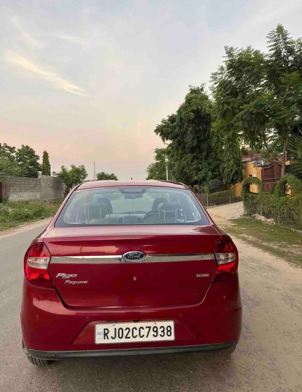 Buy Used Ford Figo 1.5 Sports Edition MT of 2015 model @ 3,00,000 INR ...