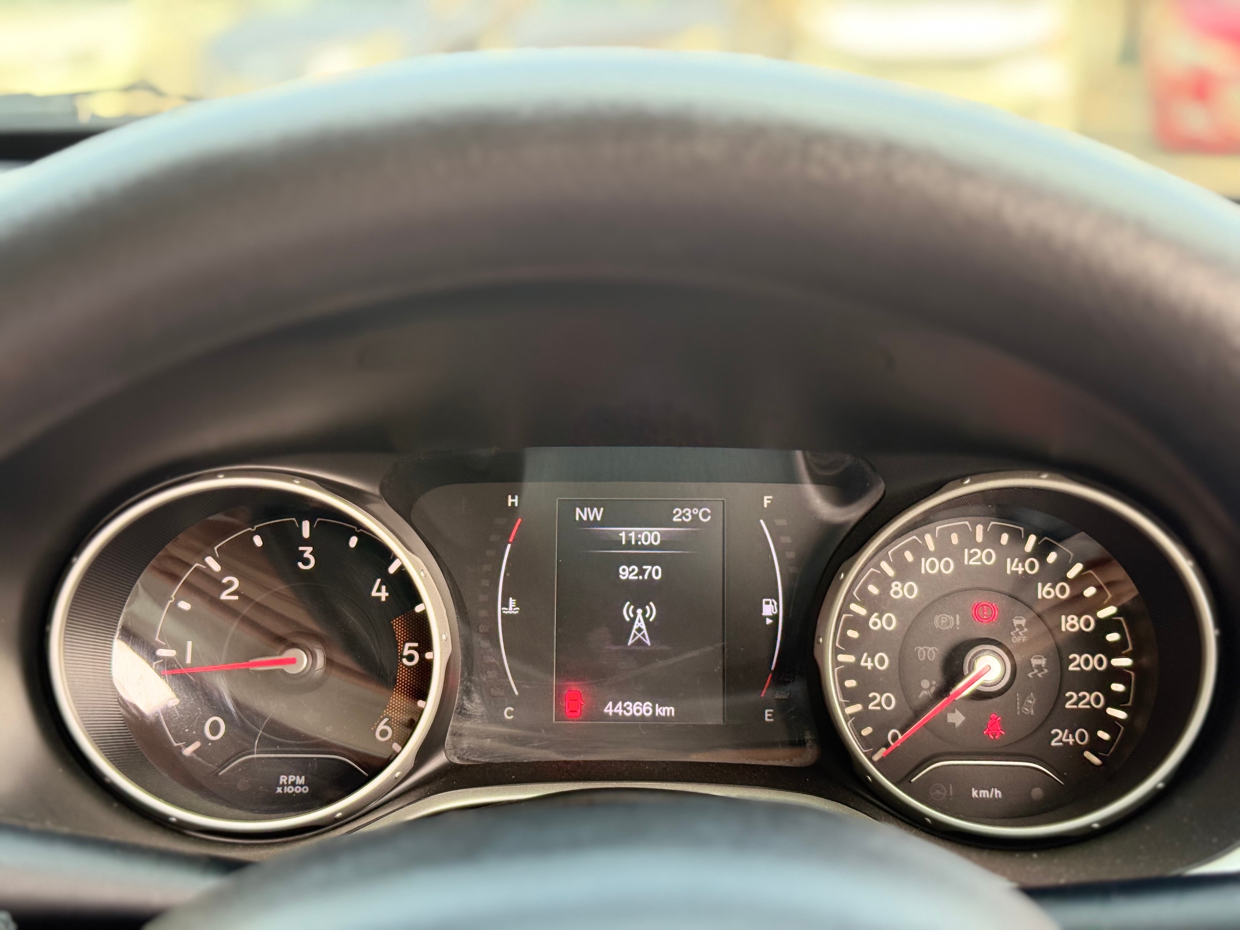 Buy Used Jeep Compass 2.0 Sport of 2018 model @ 8,99,000 INR in Surat ...