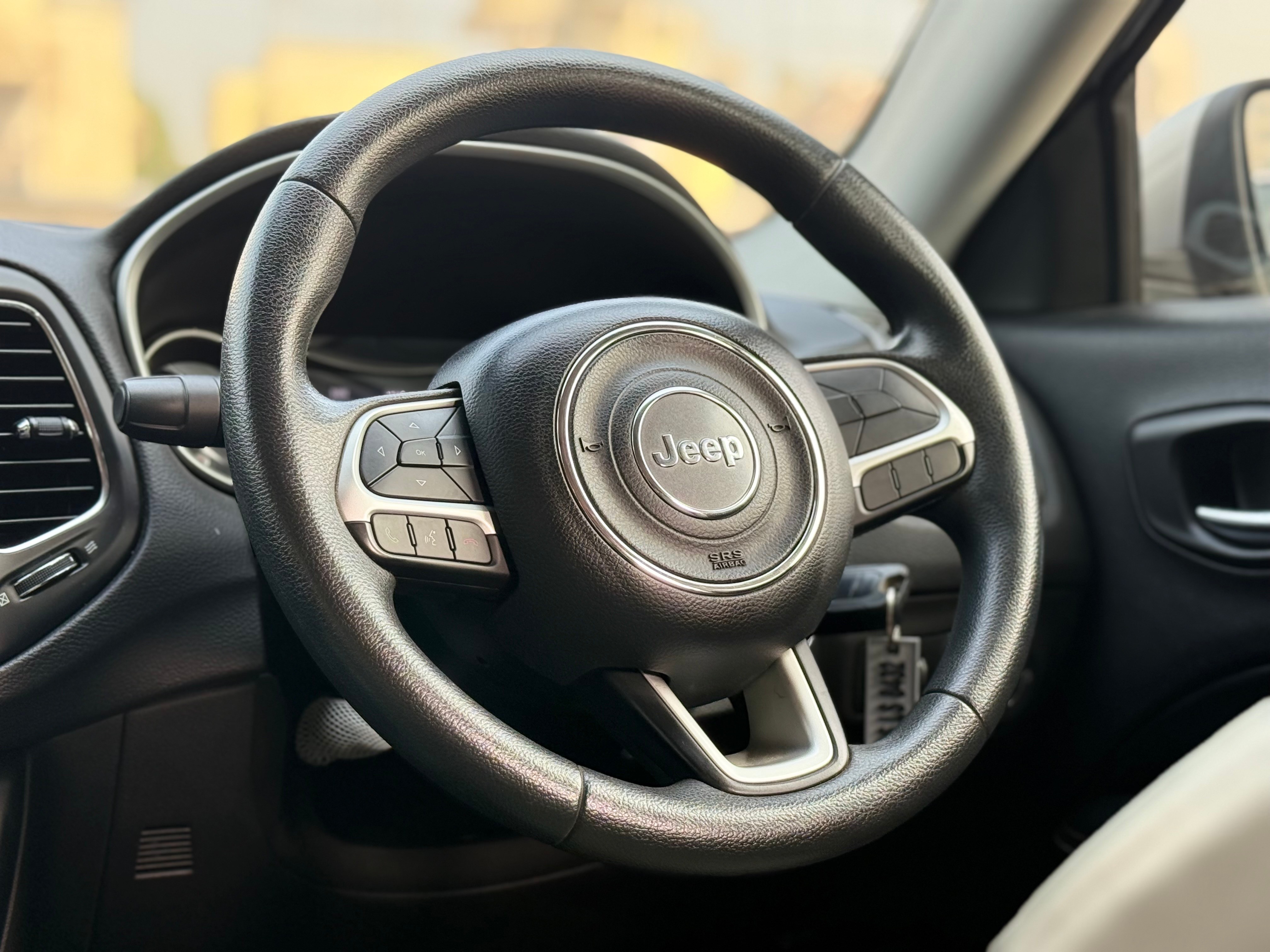 Buy Used Jeep Compass 2.0 Sport of 2018 model @ 8,99,000 INR in Surat ...