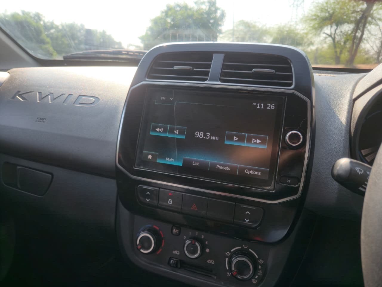 Buy Used Renault KWID 1.0 RXT Opt BSIV of 2020 model @ 2,50,000 INR in ...