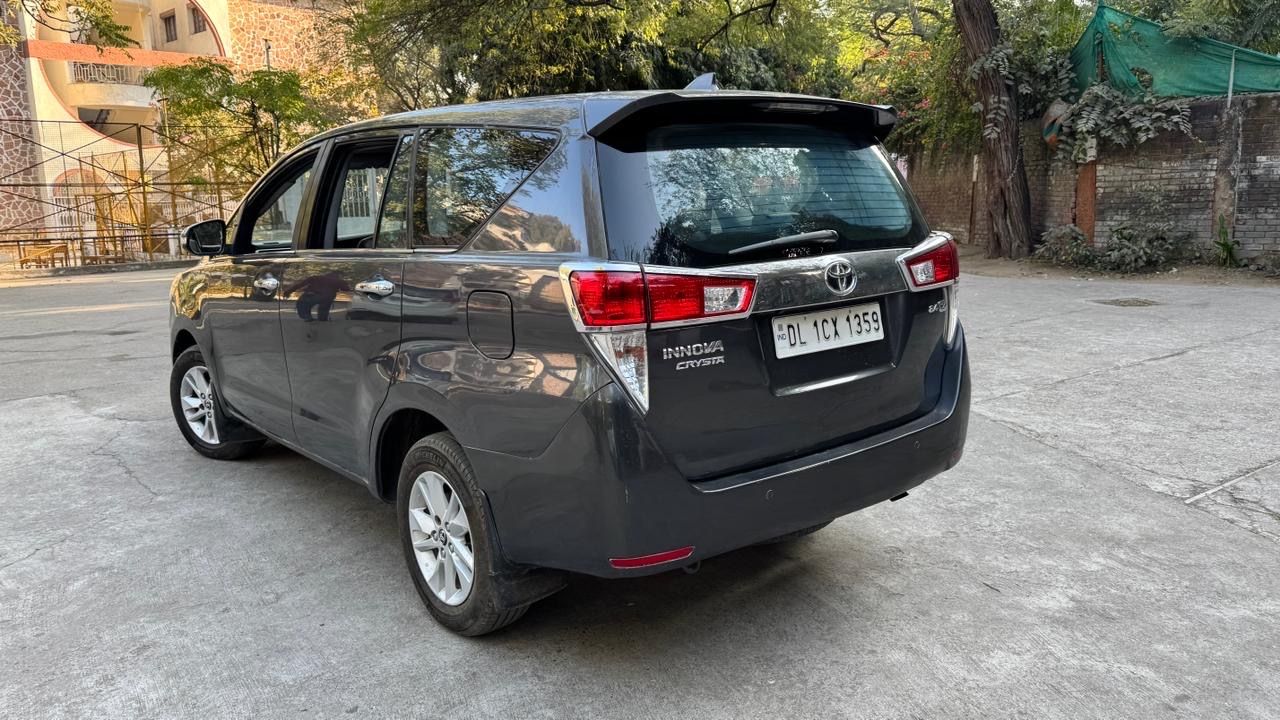 Buy Used Toyota Innova Crysta 2.4 G MT BSIV of 2017 model @ 12,99,999 ...