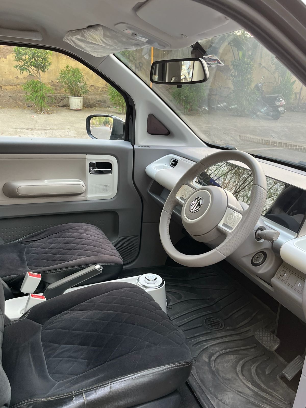 Buy Used MG Comet EV Play of 2024 model @ 6,50,000 INR in Delhi ...