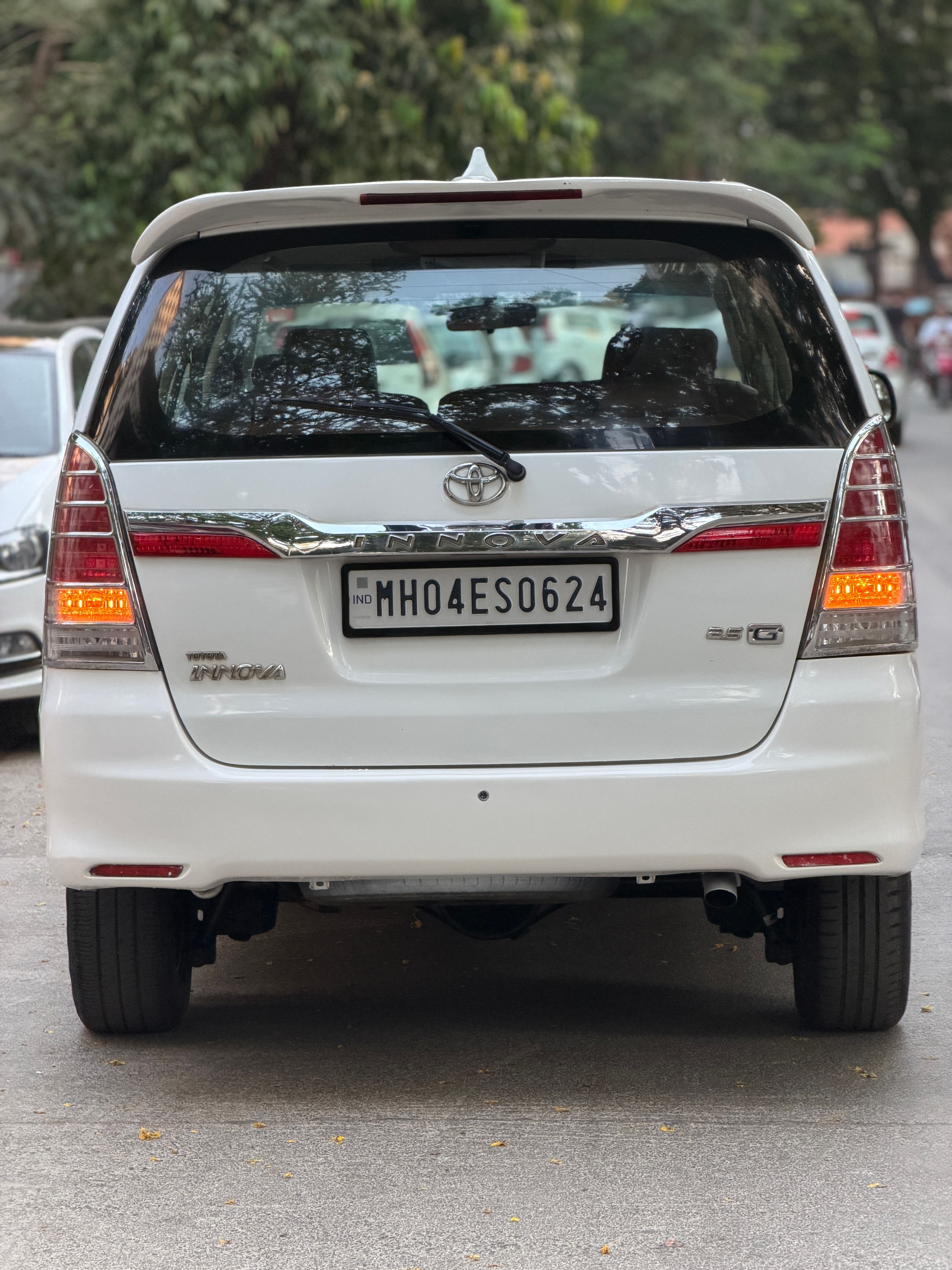 Buy Used Toyota Innova 2.5 G Diesel 7 Seater BS III of 2010 model @ 3 ...