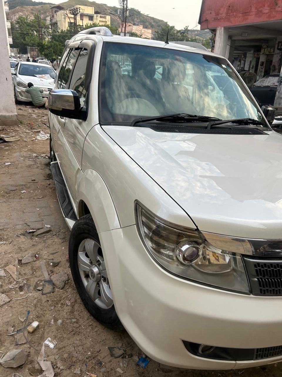 Buy Used Tata Safari Storme VX of 2014 model @ 4,25,000 INR in Jaipur - 4943291 - ZigWheels.com