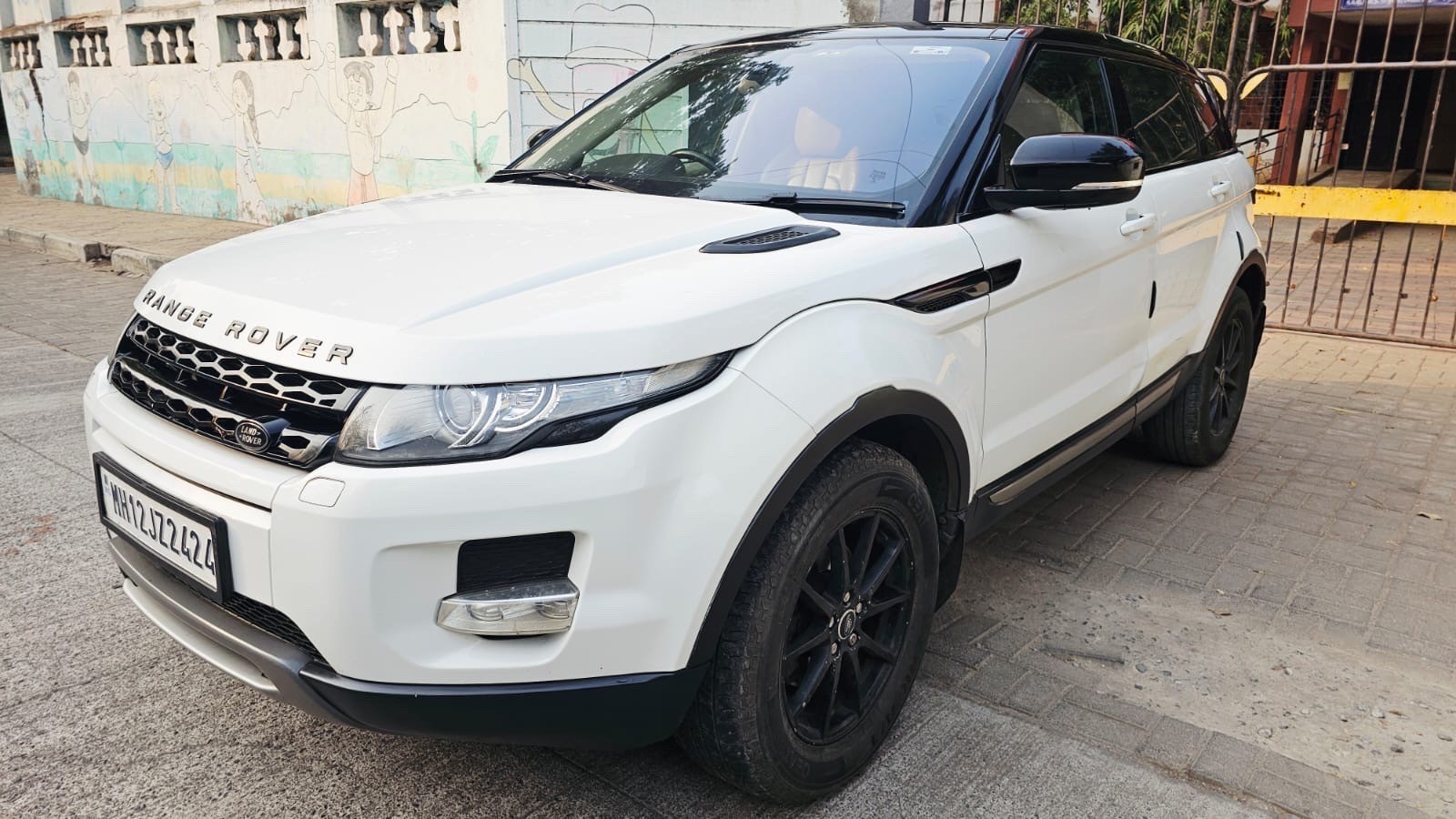 Buy Used Land Rover Range Rover Evoque 2.2L Dynamic of 2013 model @ 11 ...