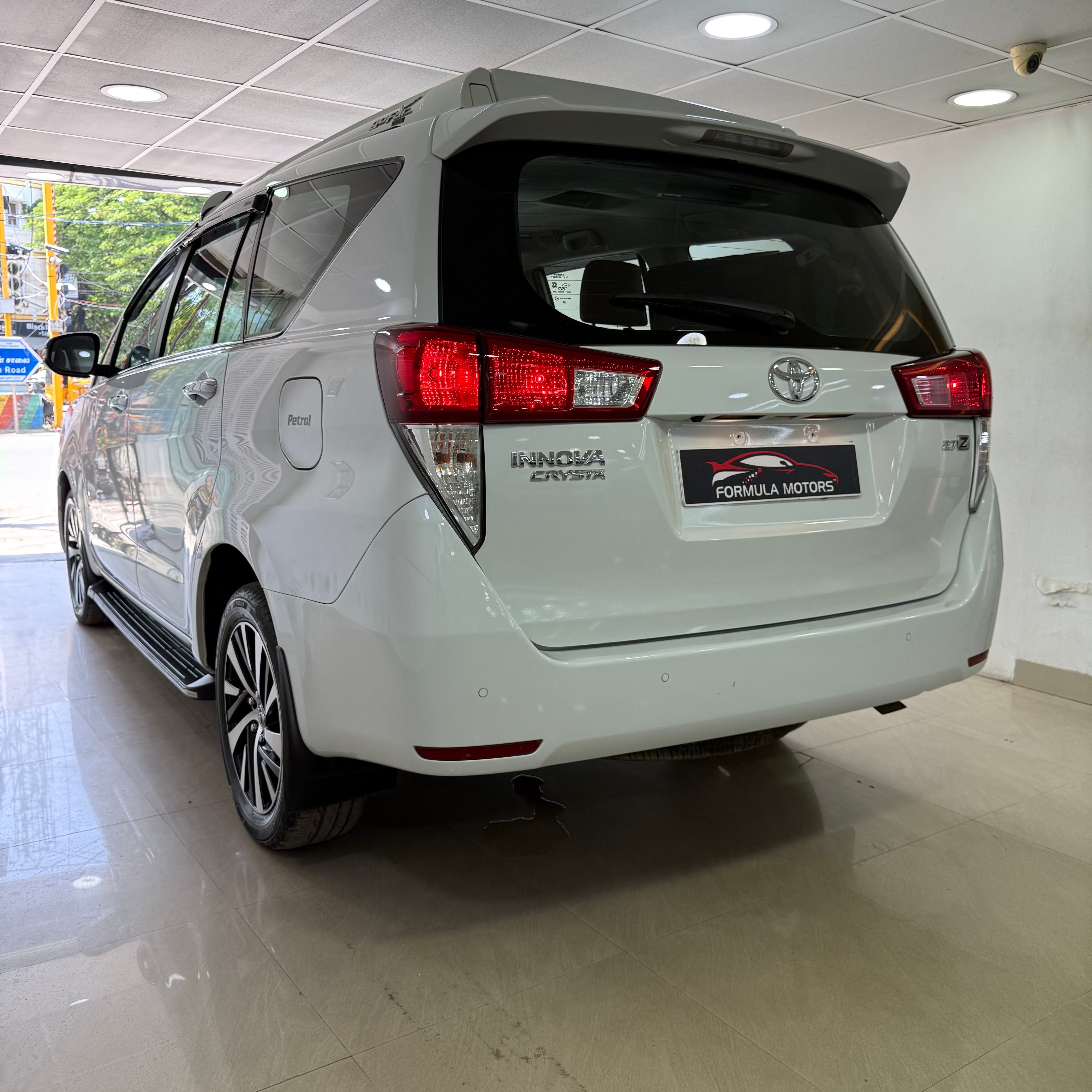 Buy Used Toyota Innova Crysta 2.7 ZX 7 STR AT of 2022 model @ 22,50,000 ...