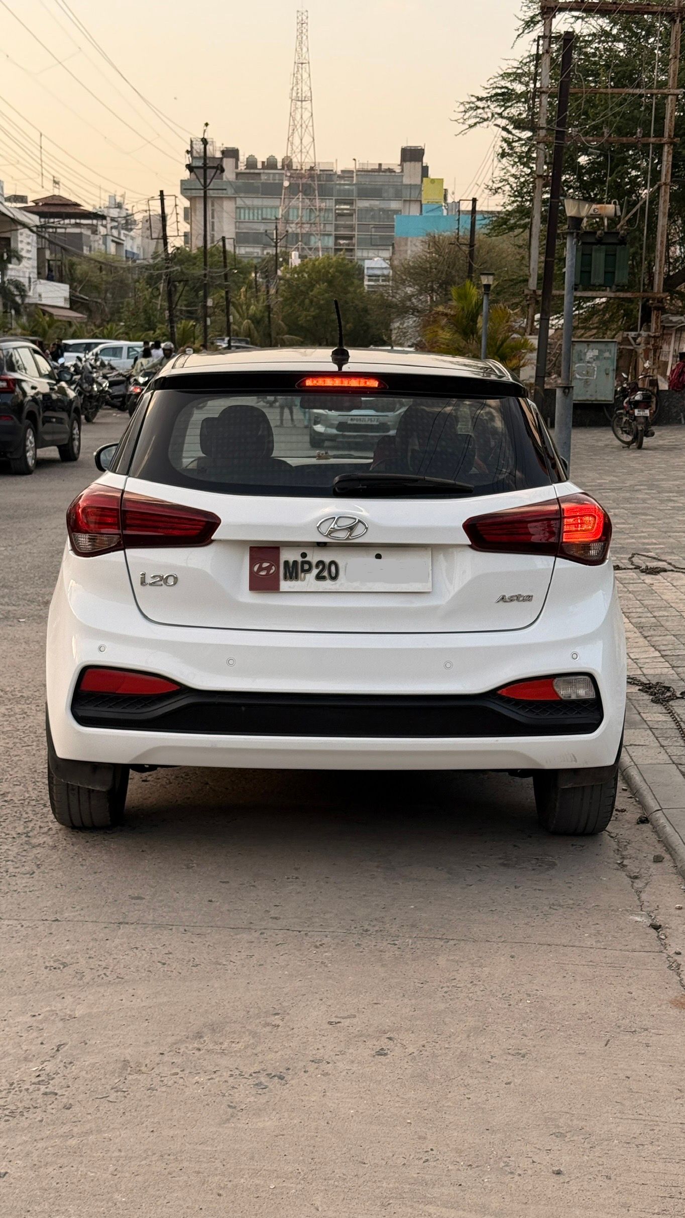 Buy Used Hyundai EON 1.0 Magna Plus Option O of 2018 model @ 4,95,000 ...