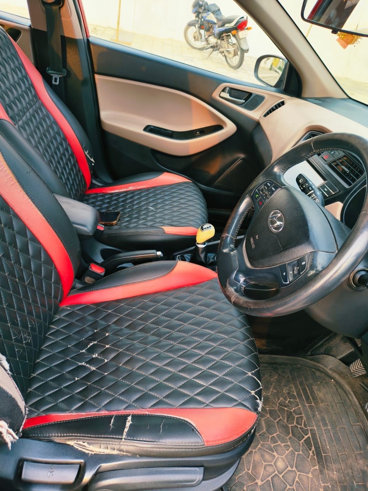 Buy Used Hyundai i20 Asta 1.2 of 2017 model @ 5,20,000 INR in Hyderabad ...